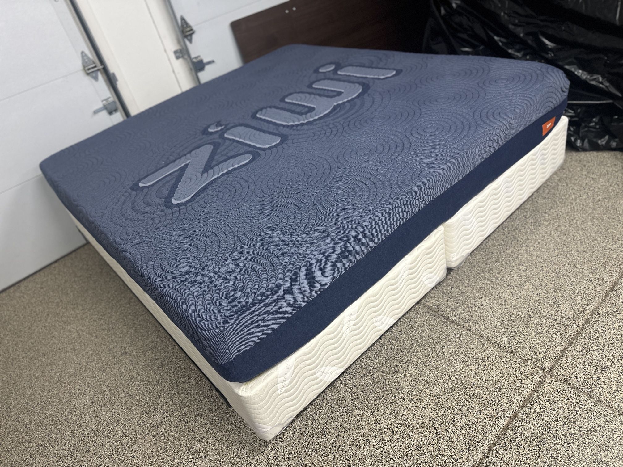 Ziwi Zipp King Memory Foam Mattress for Sale in Queen Creek, AZ - OfferUp