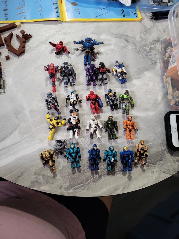 Halo Mega Bloks Mini Figures $55 Or Best Oofer for Sale in Miami, FL ...