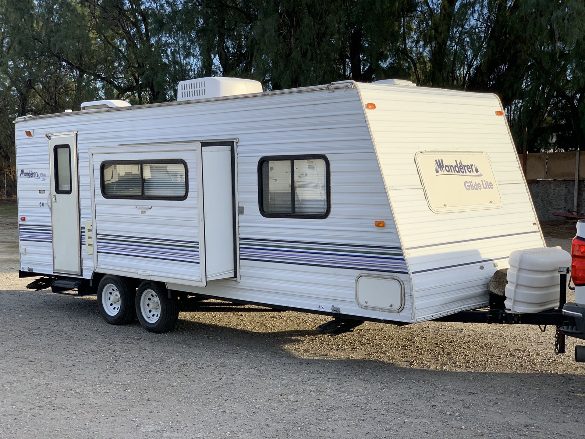 2000 Wanderer Lite Trailer 23 FT. W/ Slide Out for Sale in Fontana, CA ...