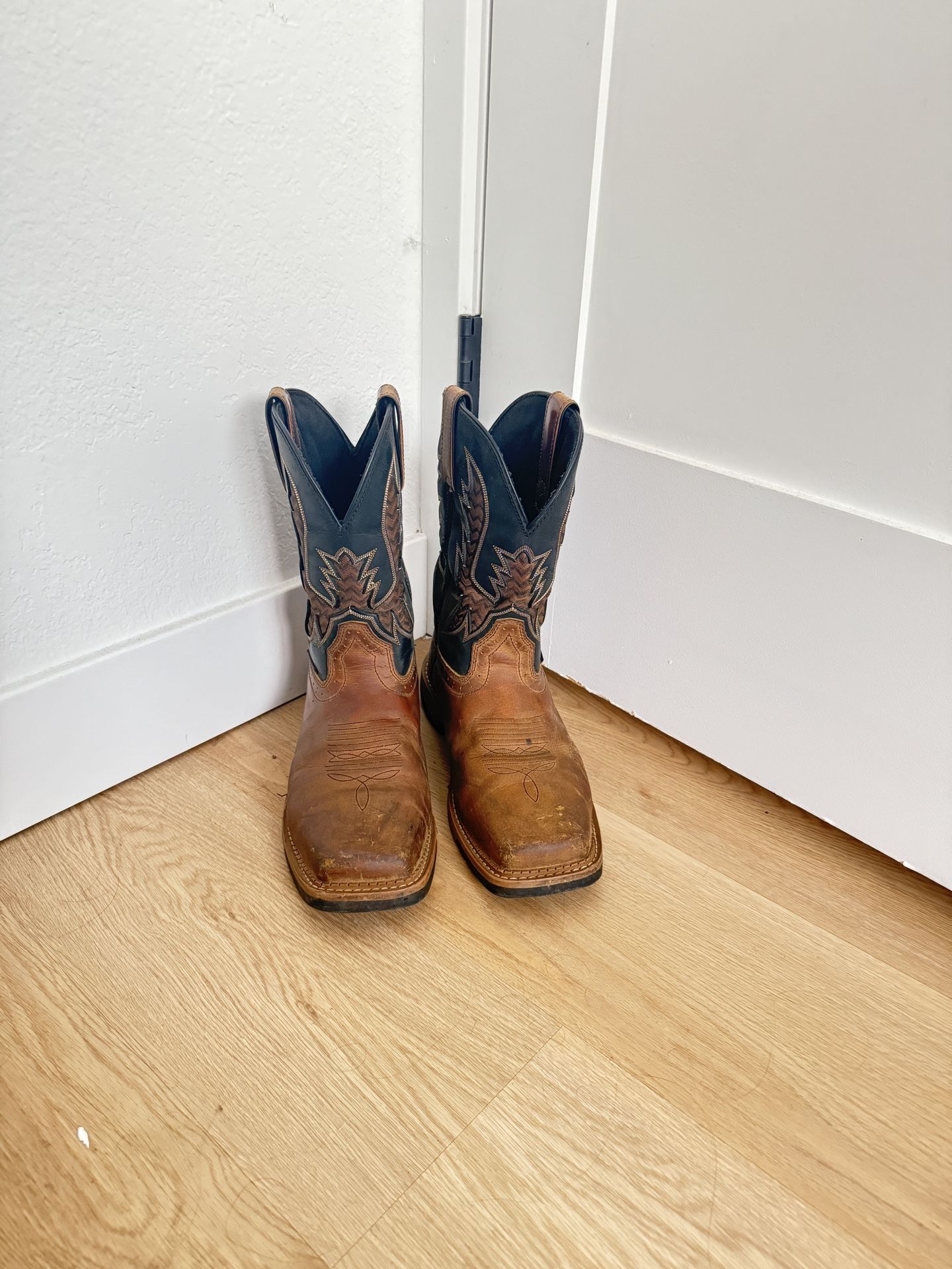 Justin Cowboy Boots for Sale in Imperial Beach, CA - OfferUp