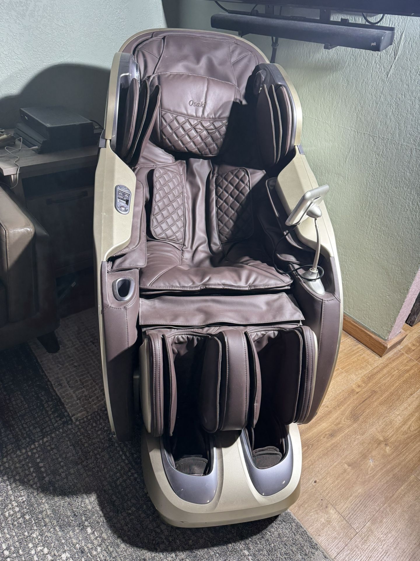 Osaki Massage Chair —First Class LE for Sale in Tacoma, WA - OfferUp