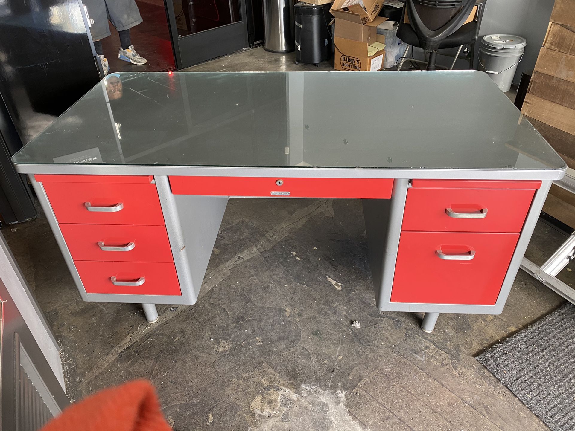 Vintage McDowell & Craig Tanker Desk for Sale in Pico Rivera, CA - OfferUp