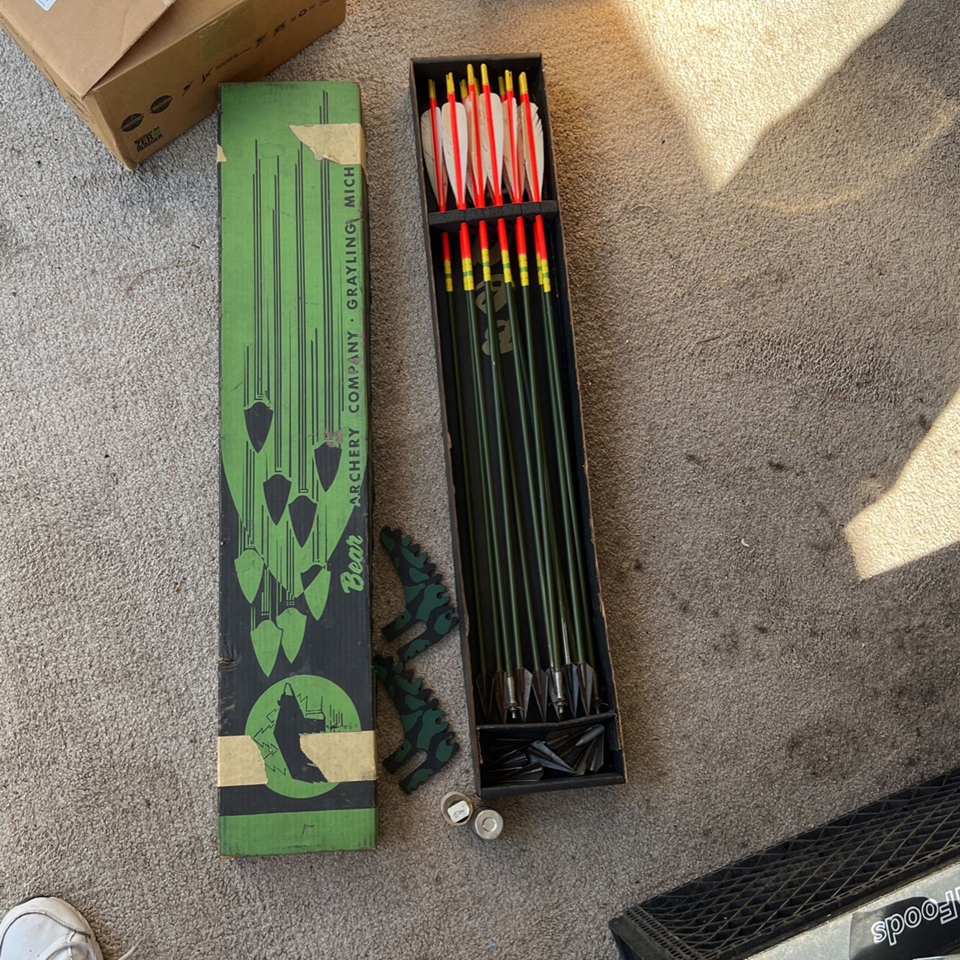Bear Arrows 11 Archery for Sale in San Pedro, CA - OfferUp