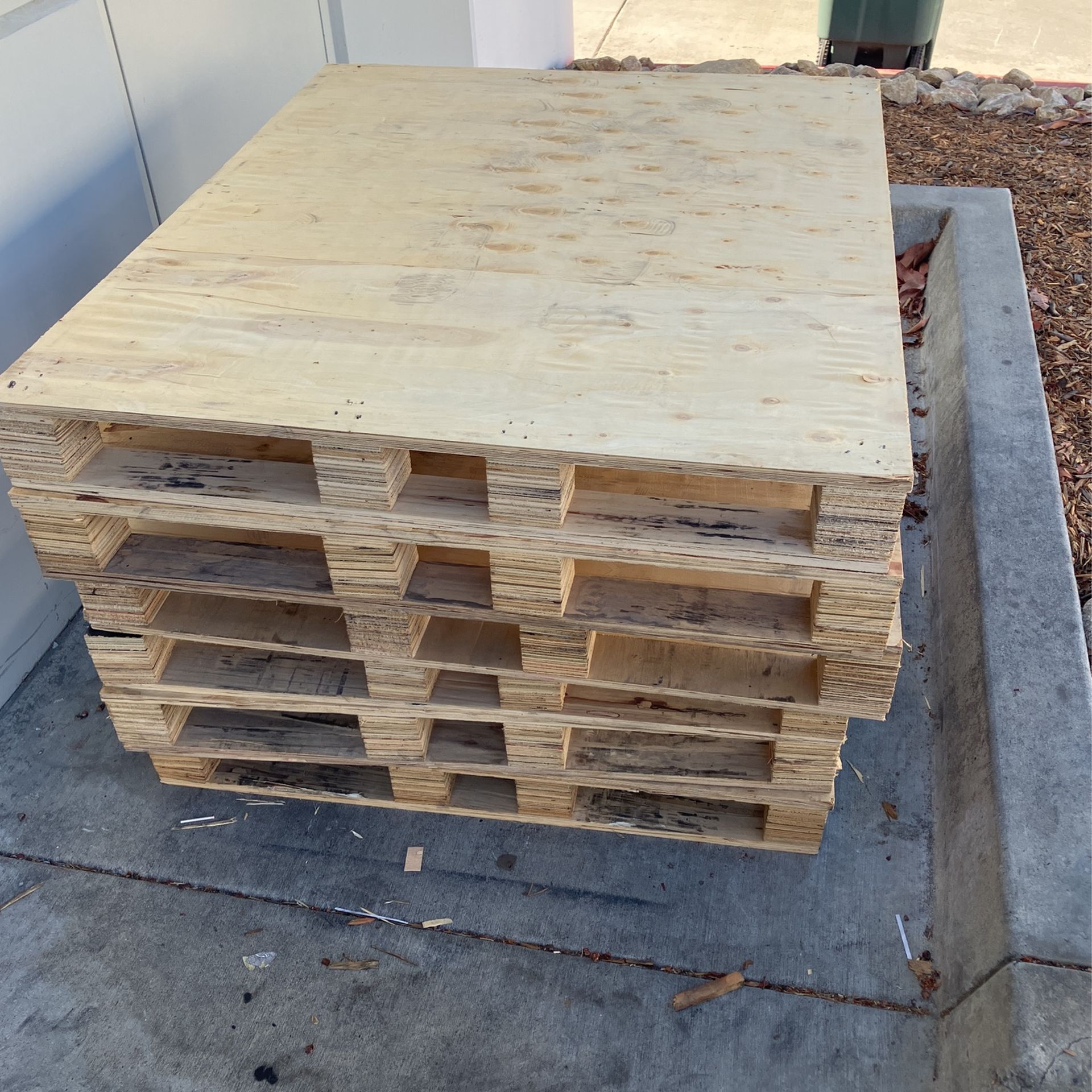 Free Pallets for Sale in Vista, CA - OfferUp