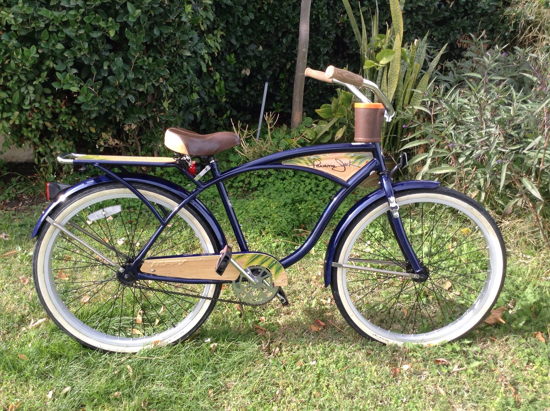 HUFFY BICYCLE PANAMA JACK BEACH CRUISER BIKE, ROYAL BLUE, 26 INCH for Sale in Seattle, WA - OfferUp