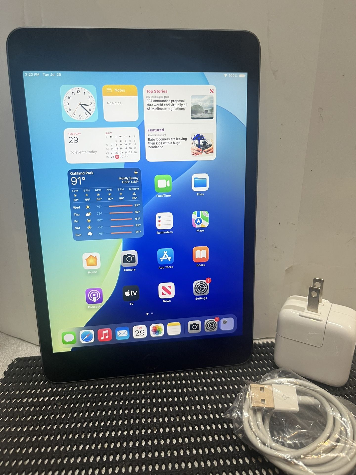 Apple iPad MINI 5th Gen 64GB 7.9” WiFi-Space Gray complete for Sale in ...