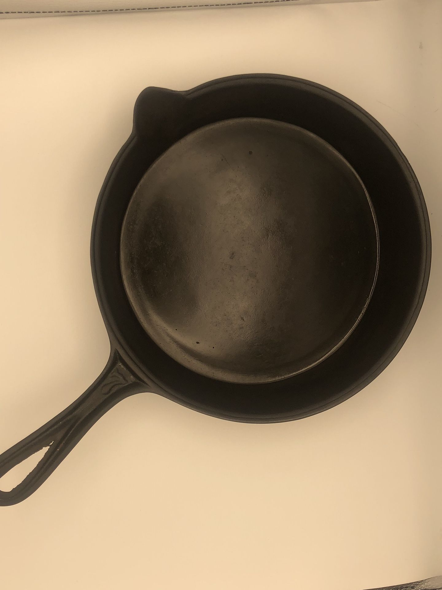 1800s Single Spout #7 Gate Mark Cast Iron Skillet for Sale in Phoenix ...