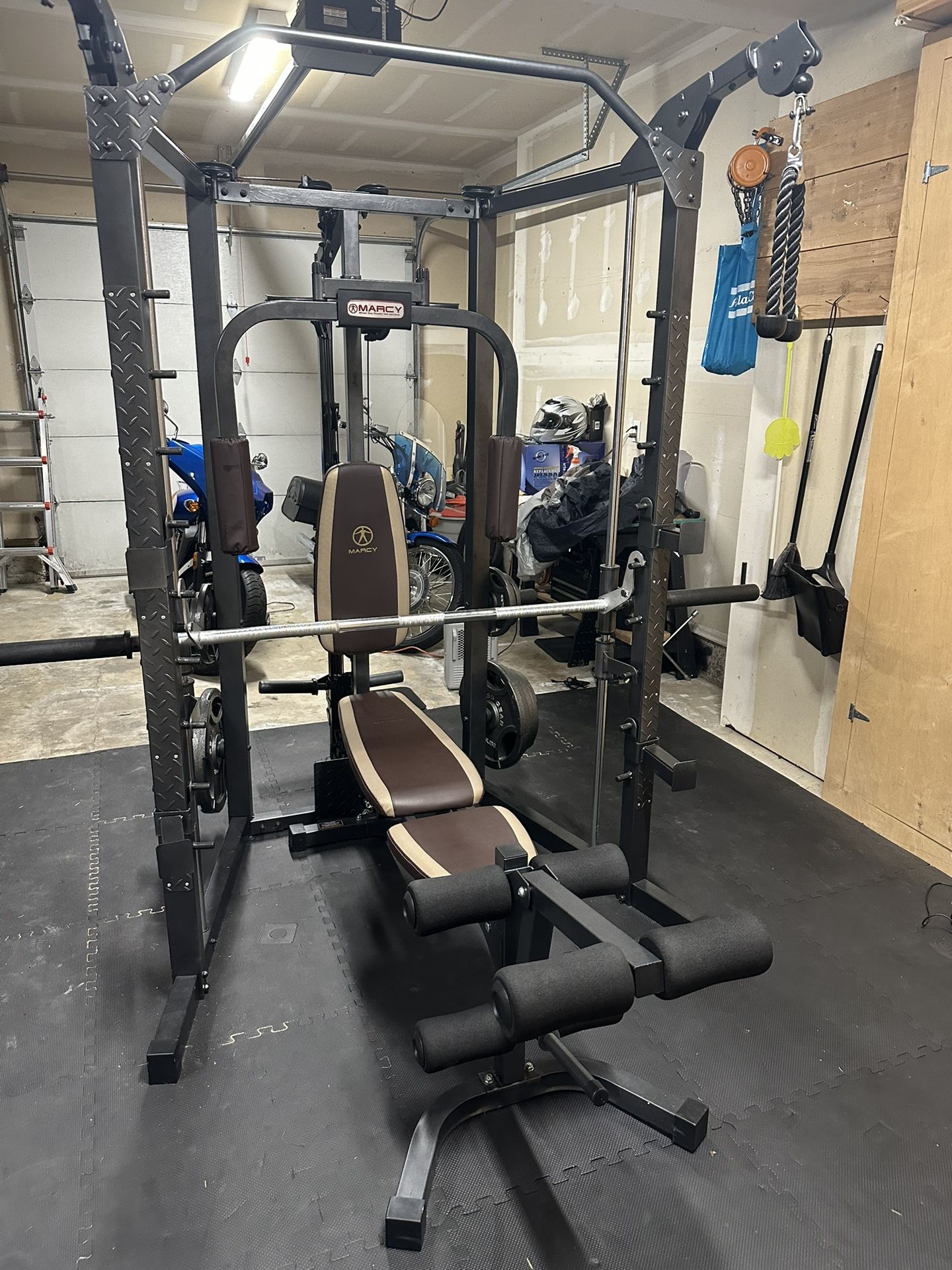 SM-4008 Smith Machine Home Gym for Sale in Gig Harbor, WA - OfferUp