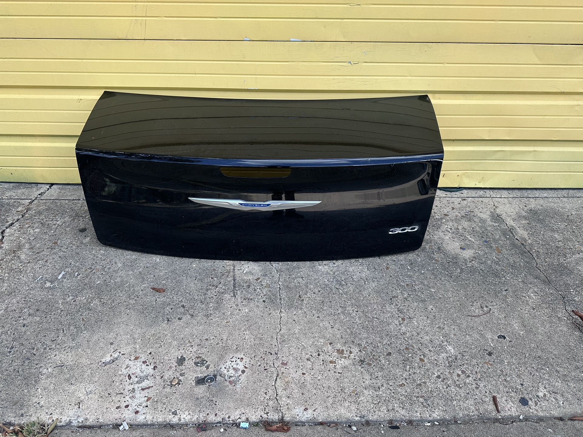 2018 Chrysler 300 Trunk for Sale in Houston, TX - OfferUp