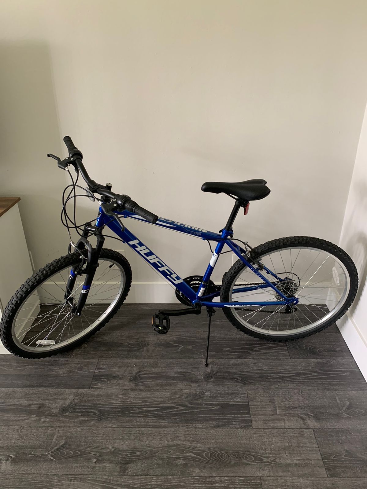 Huffy 26-inch Rock Creek Men's Mountain Bike, Blue for Sale in Fort Lauderdale, FL - OfferUp