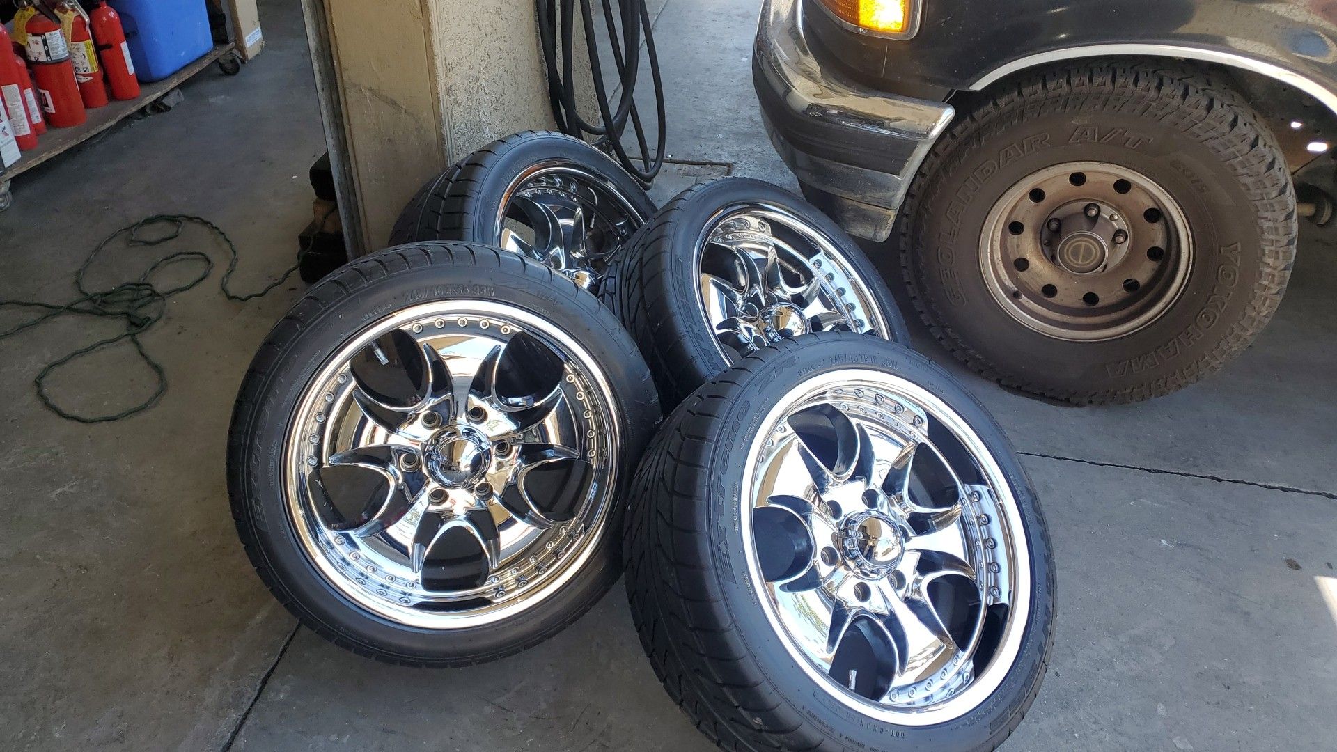 6 lug- 18 in. - Chevy Chrome 5 star rims for Sale in Pasadena, CA - OfferUp