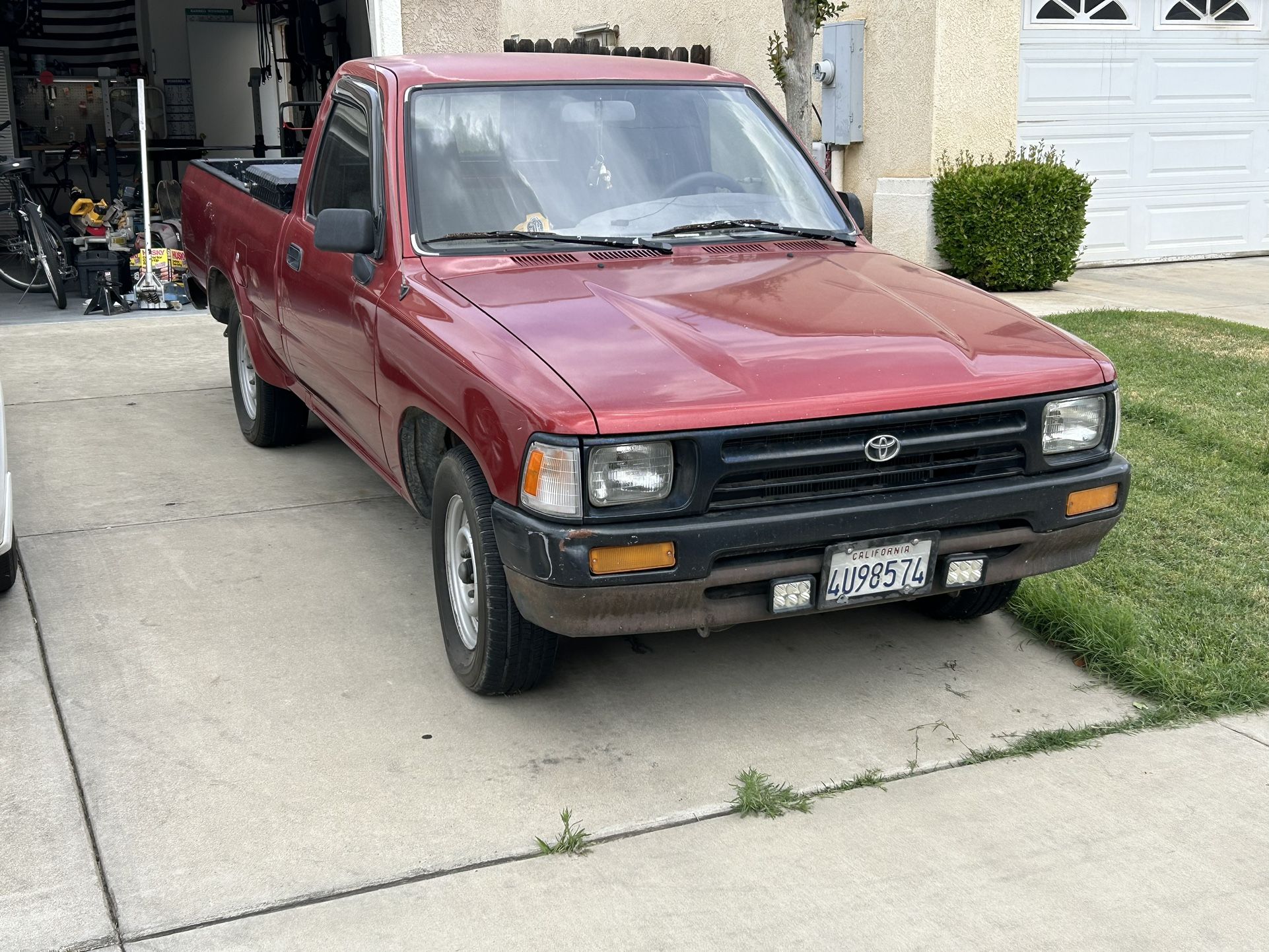 92 Toyota Pick up 22re 5 Speed for Sale in Fresno, CA - OfferUp