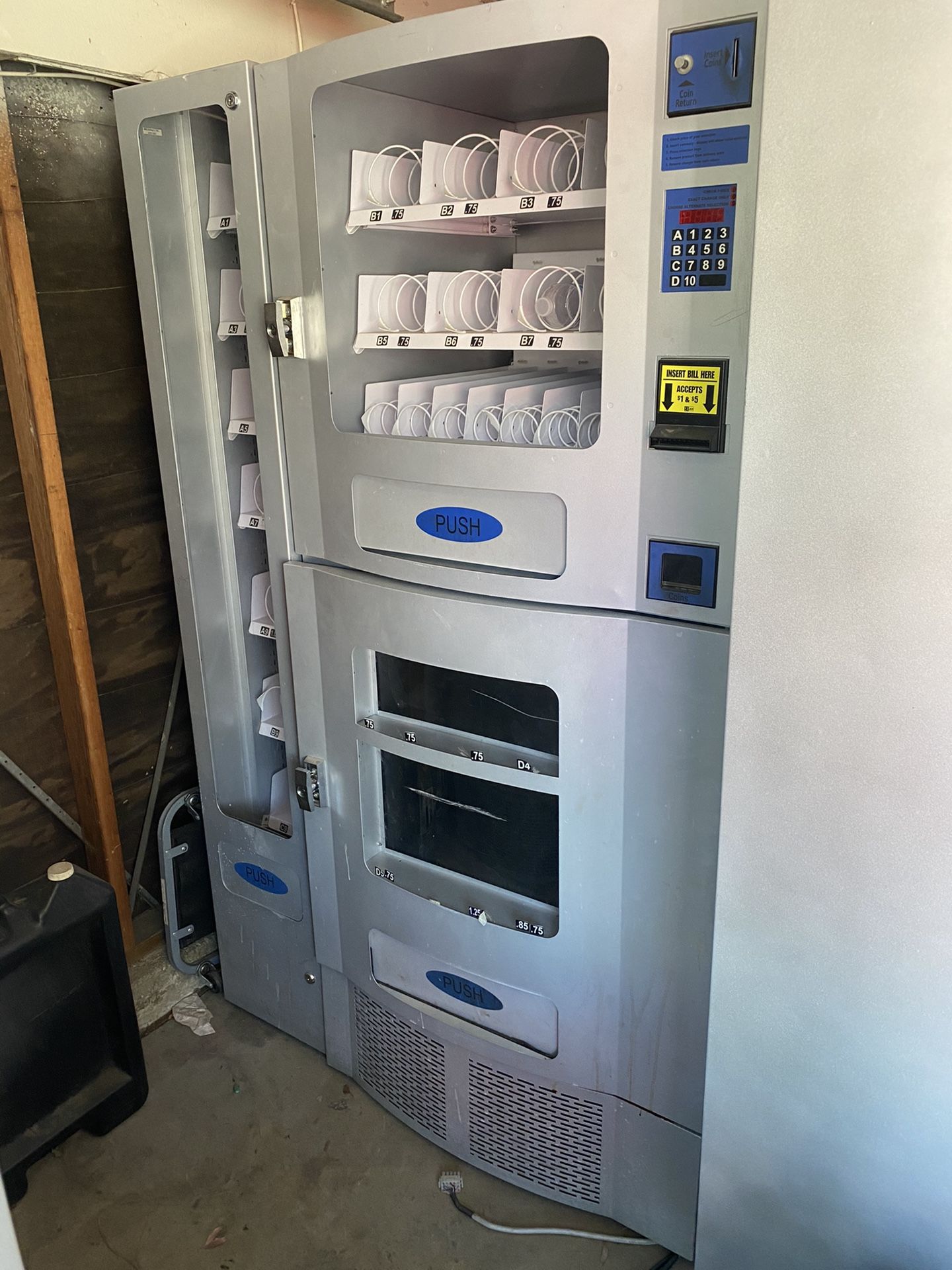 Vending combo machines $400 for each machine for Sale in Etiwanda, CA ...