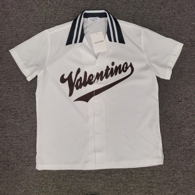 Valentino Button Short Sleeve Shirt for Sale in Westminster, CA - OfferUp