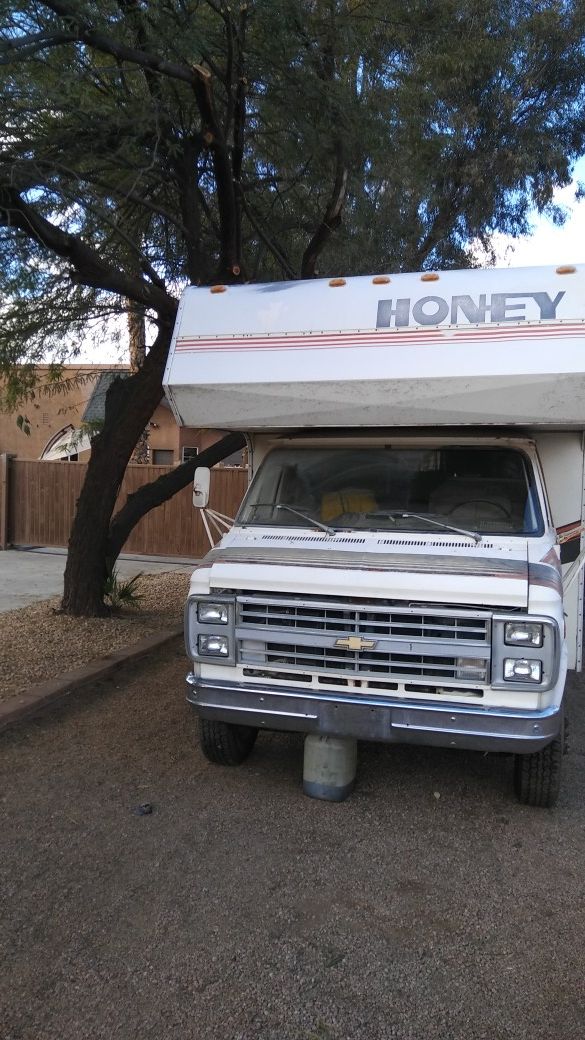 1987 Honey Motorhome Chevy G30 5.7L V-8. for Sale in Chandler, AZ - OfferUp