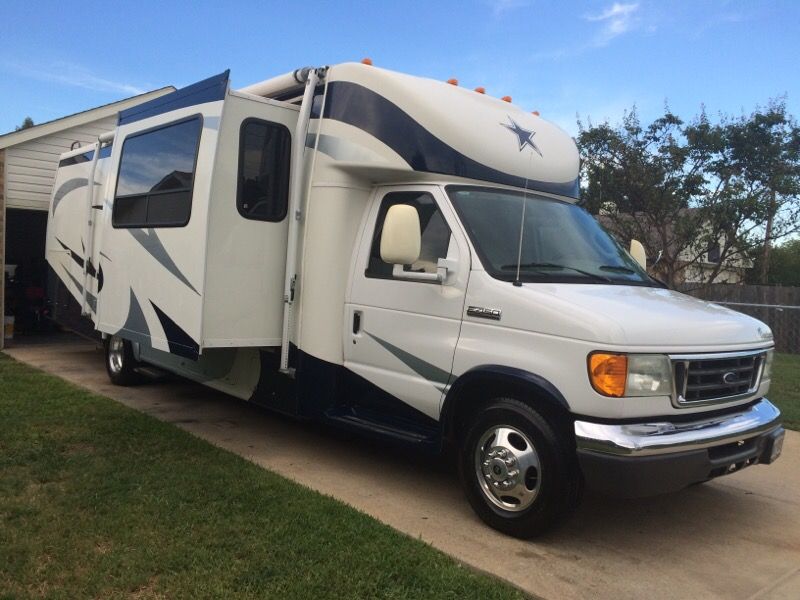 07 coachman 30 feet 3/slide outs 14,000 miles AC awning nice RV ready ...
