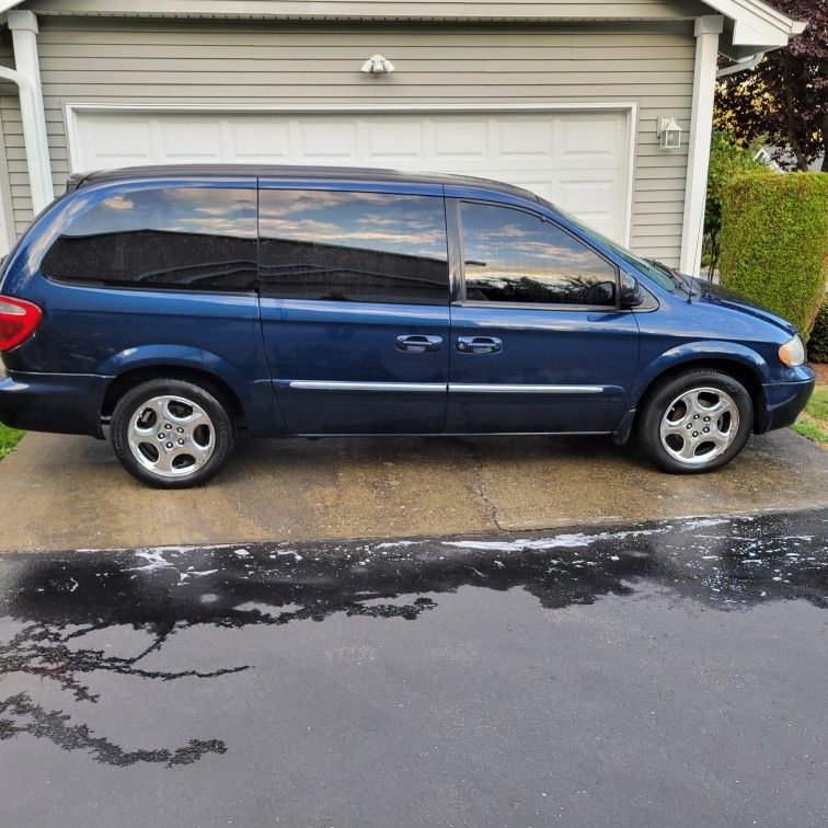 2002 Dodge Grand Caravan for Sale in Bremerton, WA - OfferUp