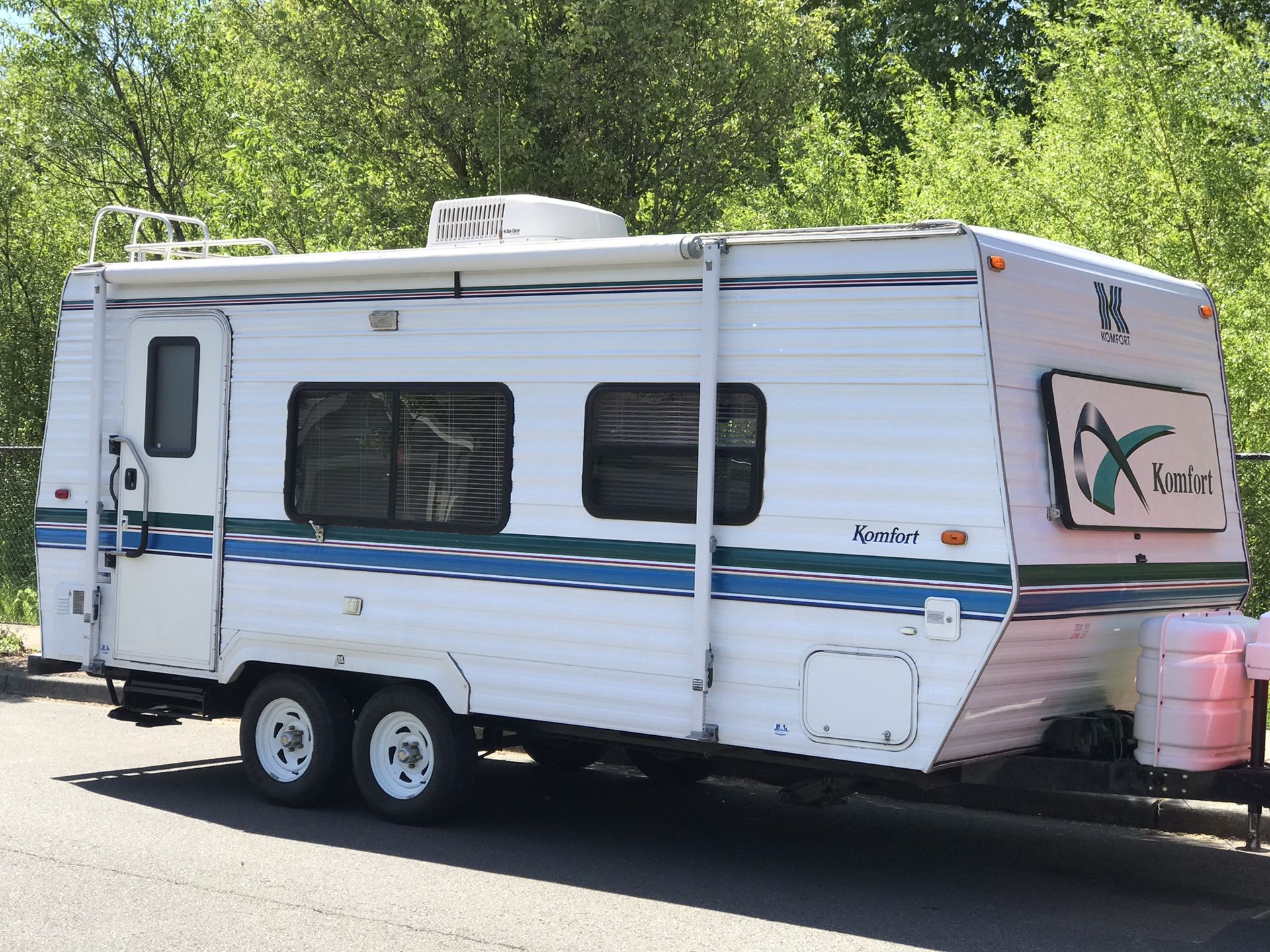 2001 Komfort 21ft Travel Trailer for Sale in Tacoma, WA - OfferUp