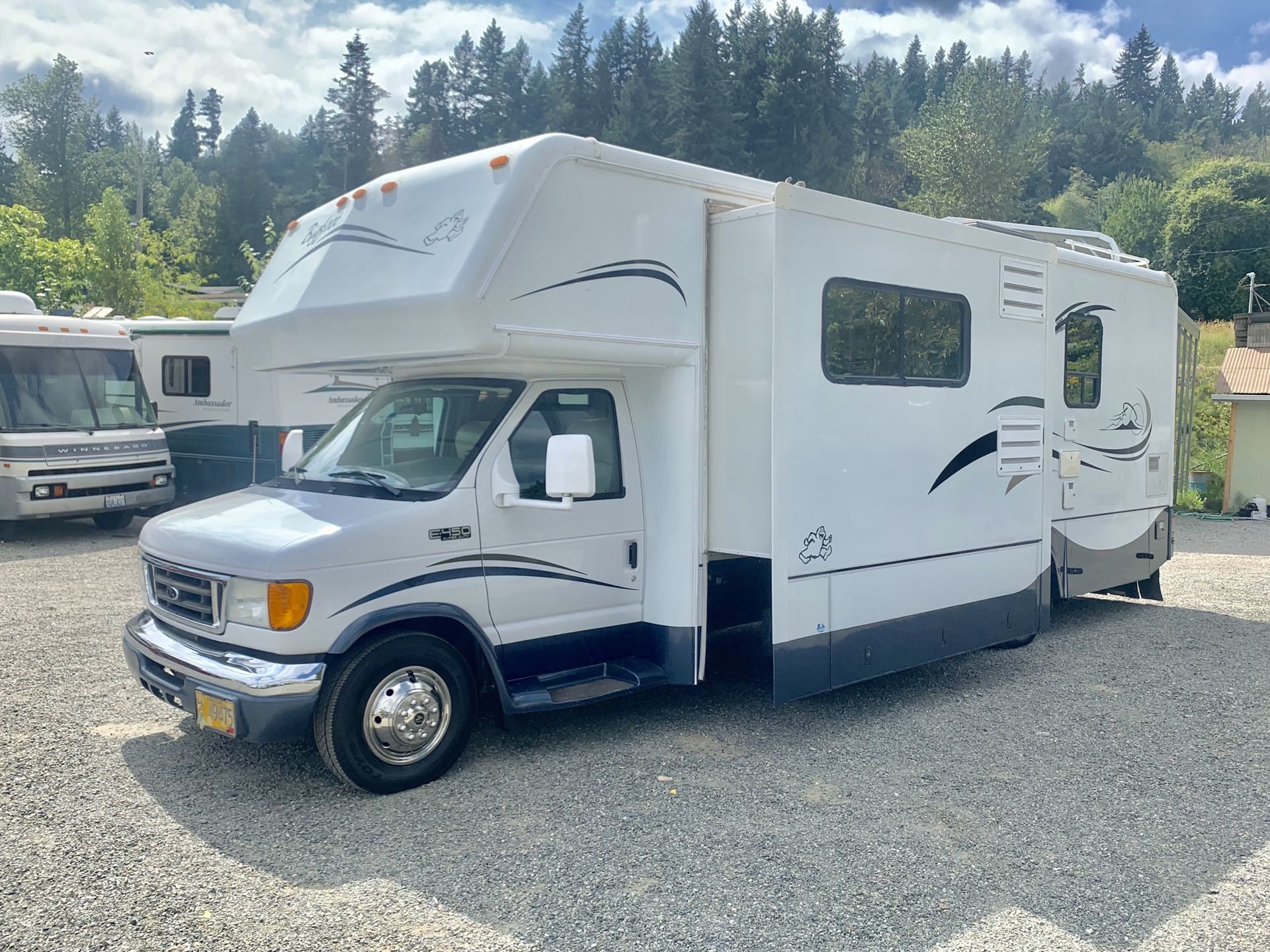 2005 big foot class C 28 FT motorhome 2 Slide Outs for Sale in Sumner ...