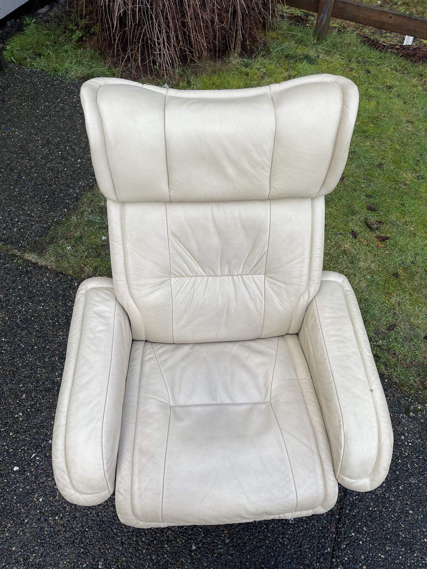 Vintage Ekornes Style Leather Stressless Chair and Ottoman . By ...