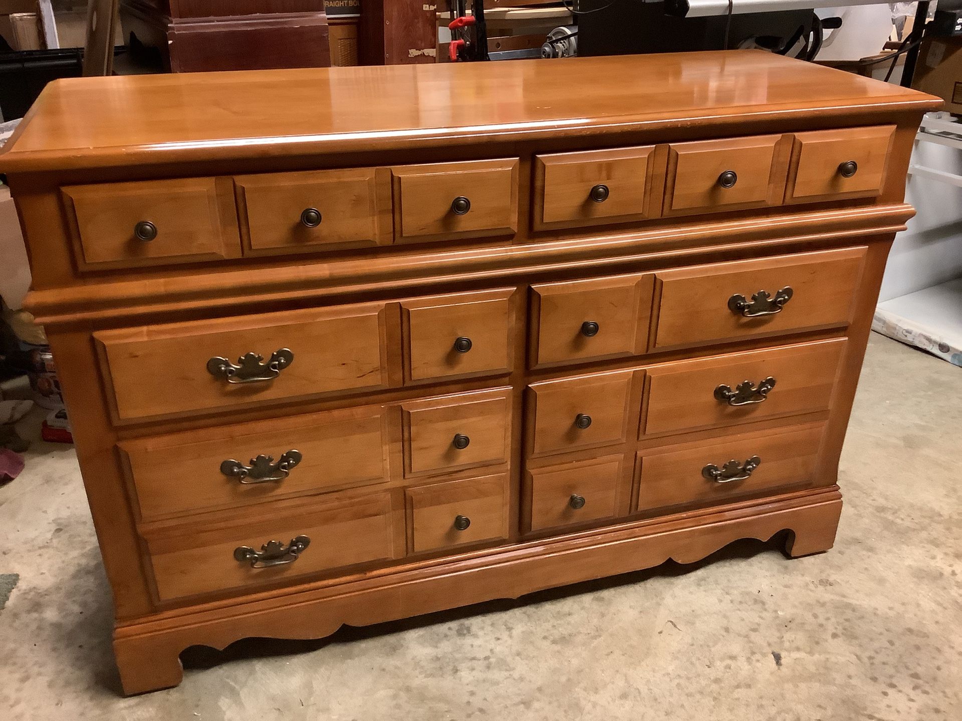 Vintage Yorktown Flanders Furniture Co. Solid Wood Maple Dresser With 6 ...