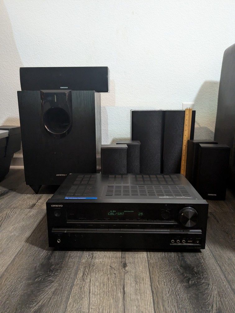 7.1 Surround Set. Onkyo HT-R590 Receiver With Speakers And Subwoofer ...