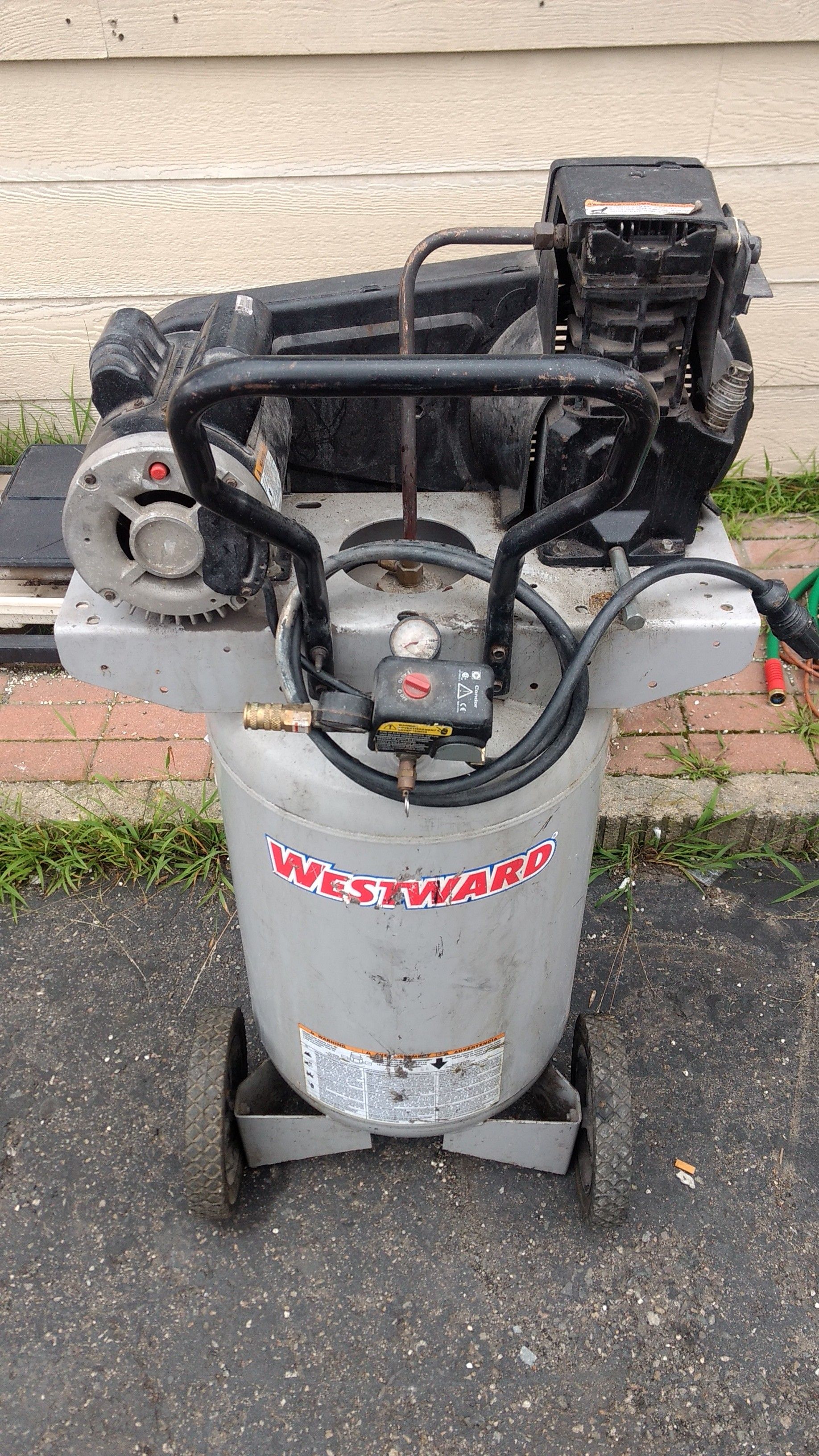 Westward / Campbell Hausfeld Upright 20 Gallon Air Compressor - Runs ...