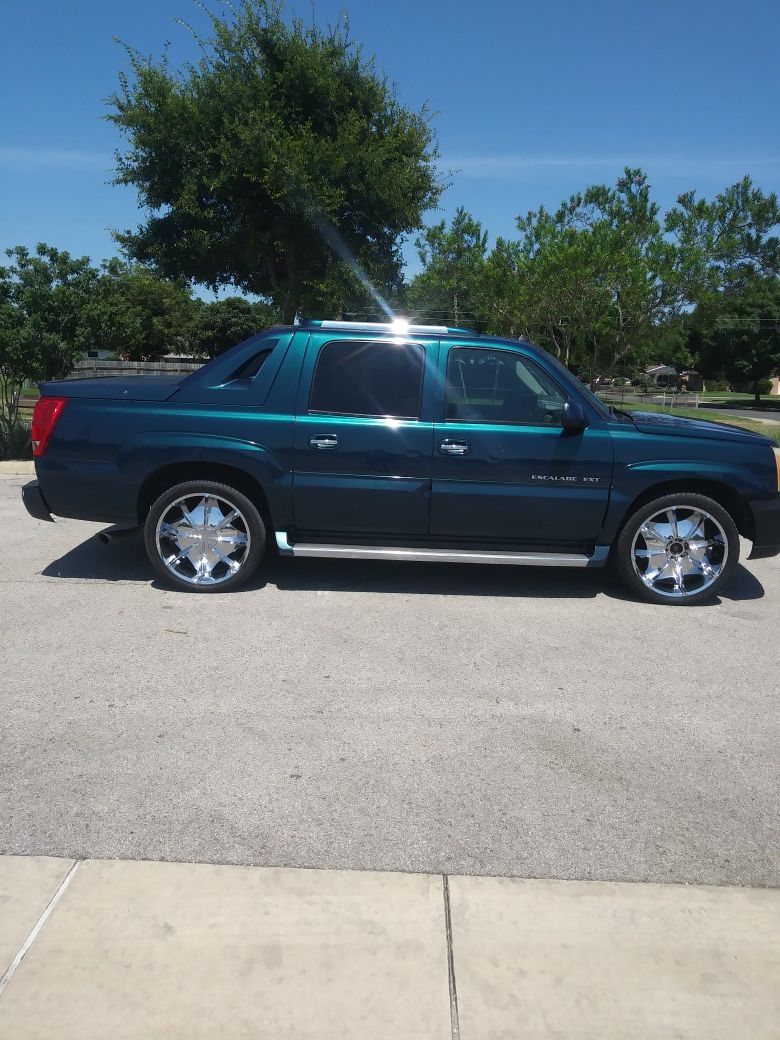 2005 Cadillac Escalade EXT for Sale in San Antonio, TX - OfferUp