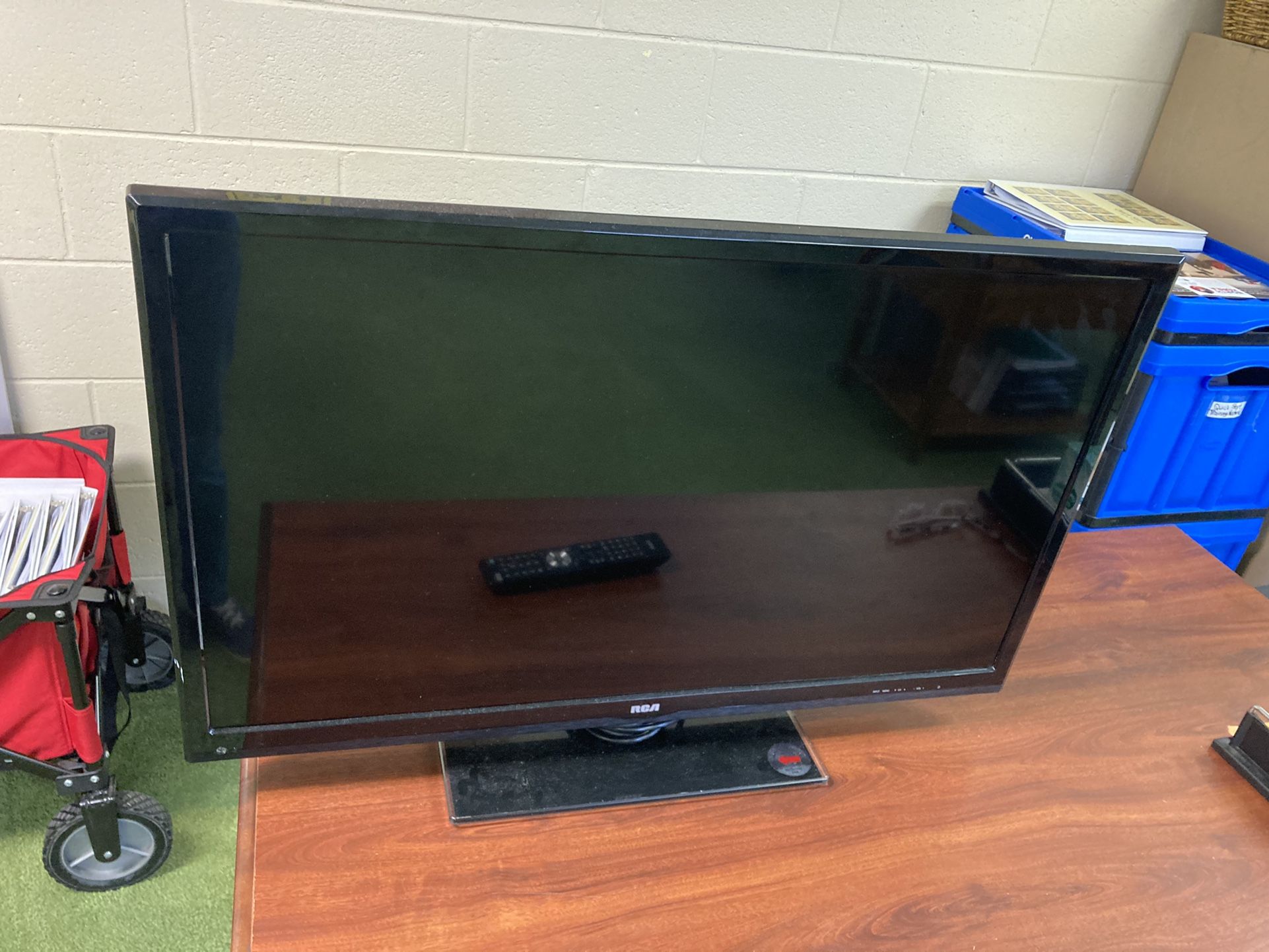 RCA Flat Screen HD TV for Sale in Norfolk, VA - OfferUp