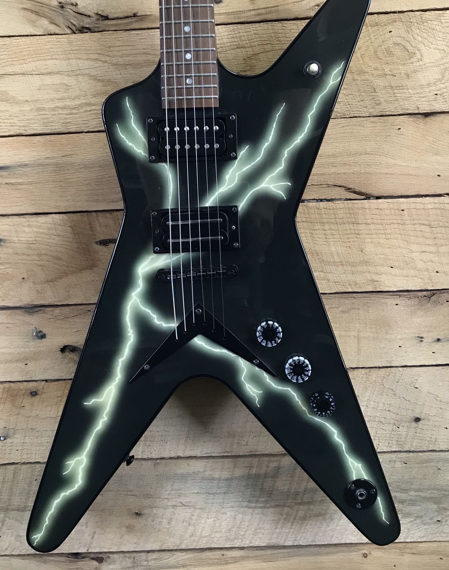 Dean Dimebag Black Bolt ML Electric Guitar BBOLT for Sale in South Daytona, FL - OfferUp