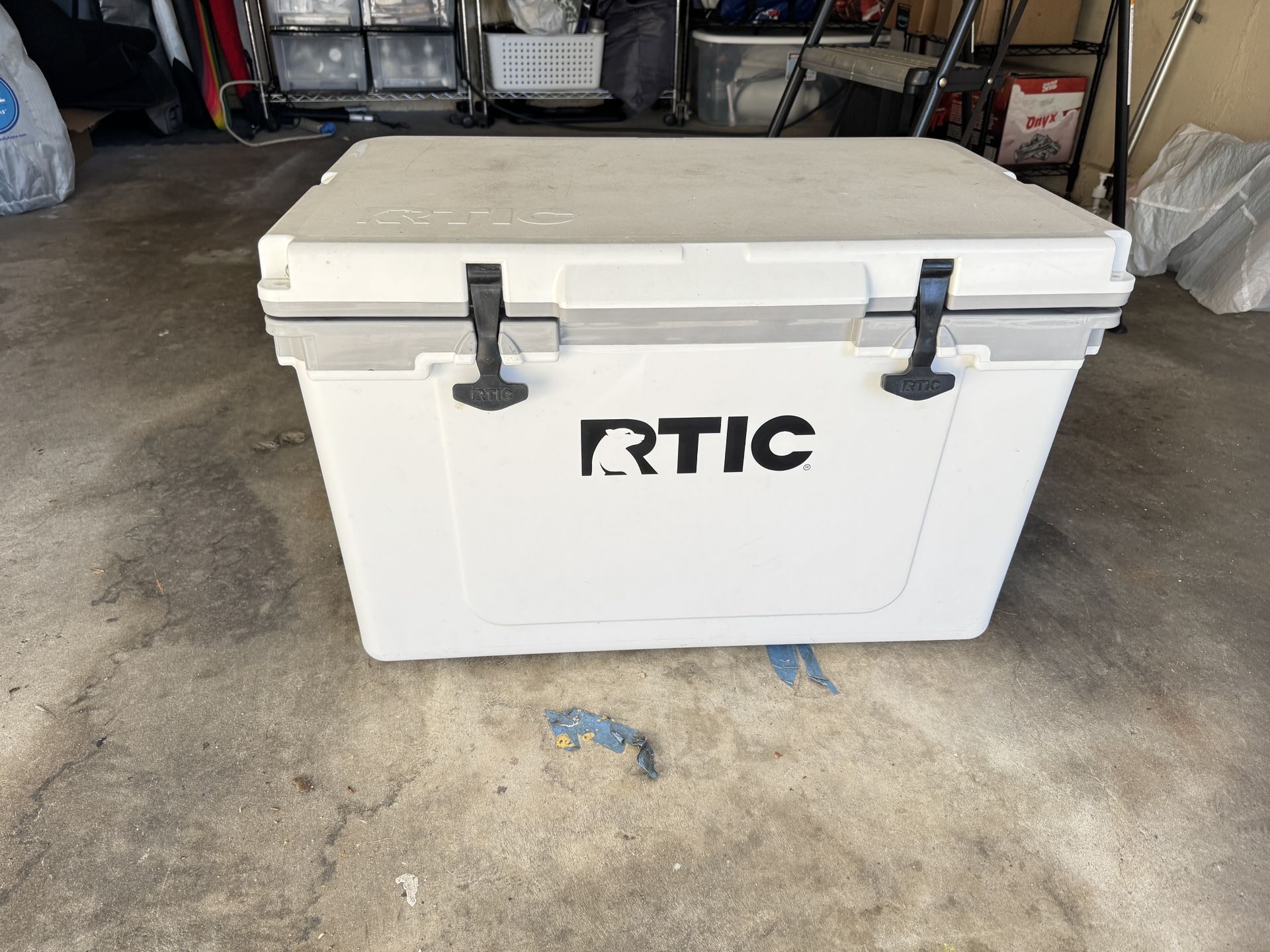 RTIC Ultra-Tough Cooler Hard Insulated 45 Liters for Sale in Huntington ...