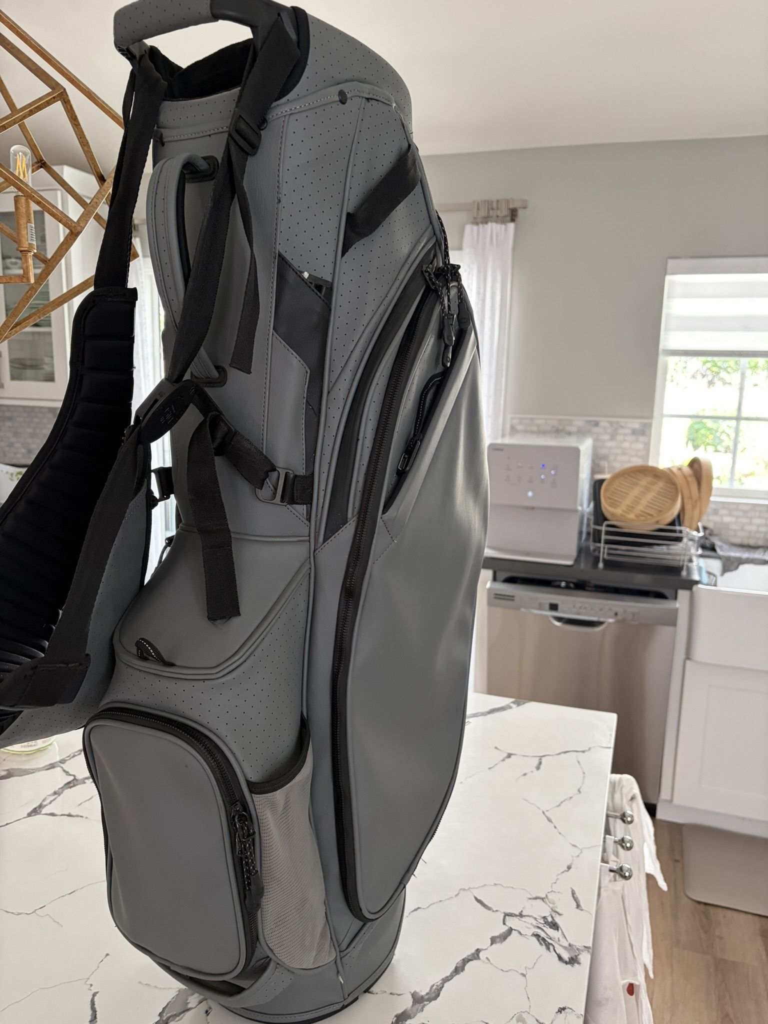 Ogio Shadow Golf Stand Bag for Sale in Fullerton, CA - OfferUp