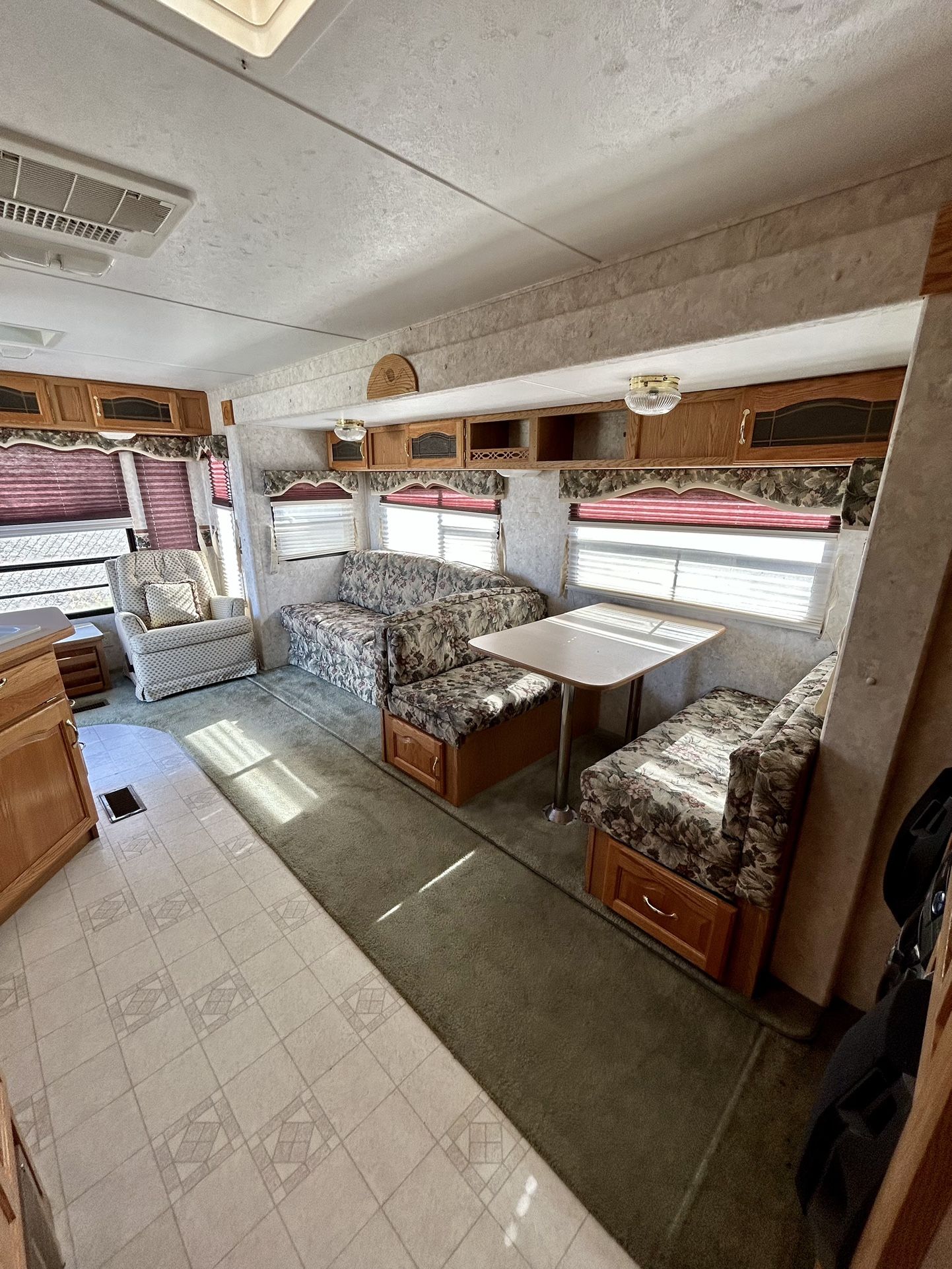 2002 Keystone Montana for Sale in Tacoma, WA - OfferUp