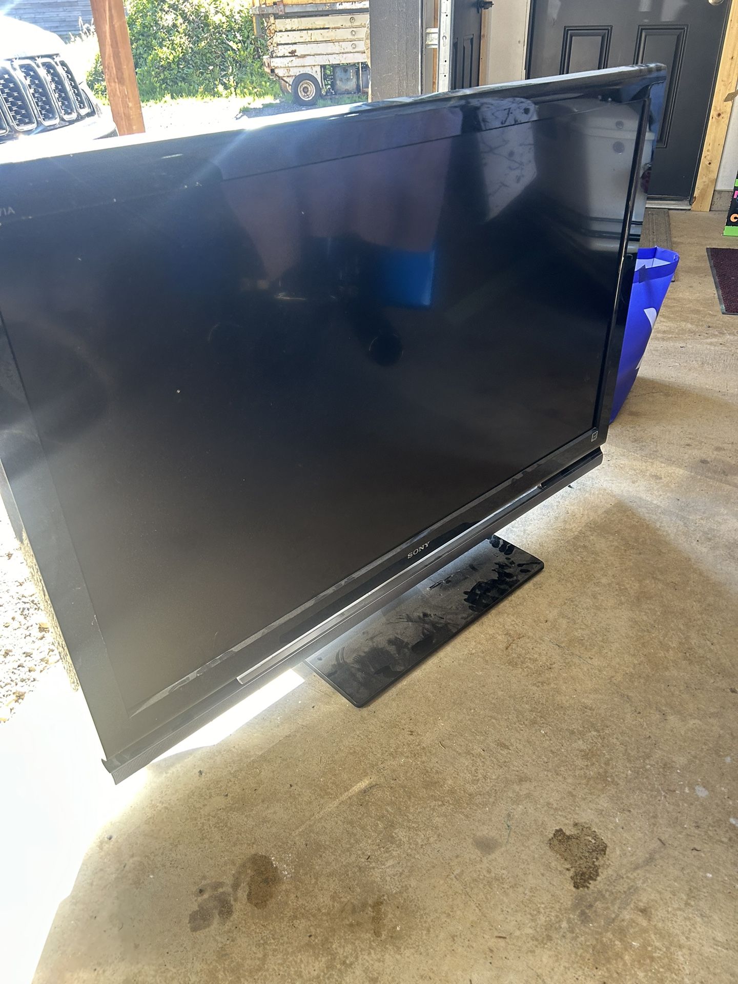 SONY Big Screen TV for Sale in Ocean City, WA - OfferUp