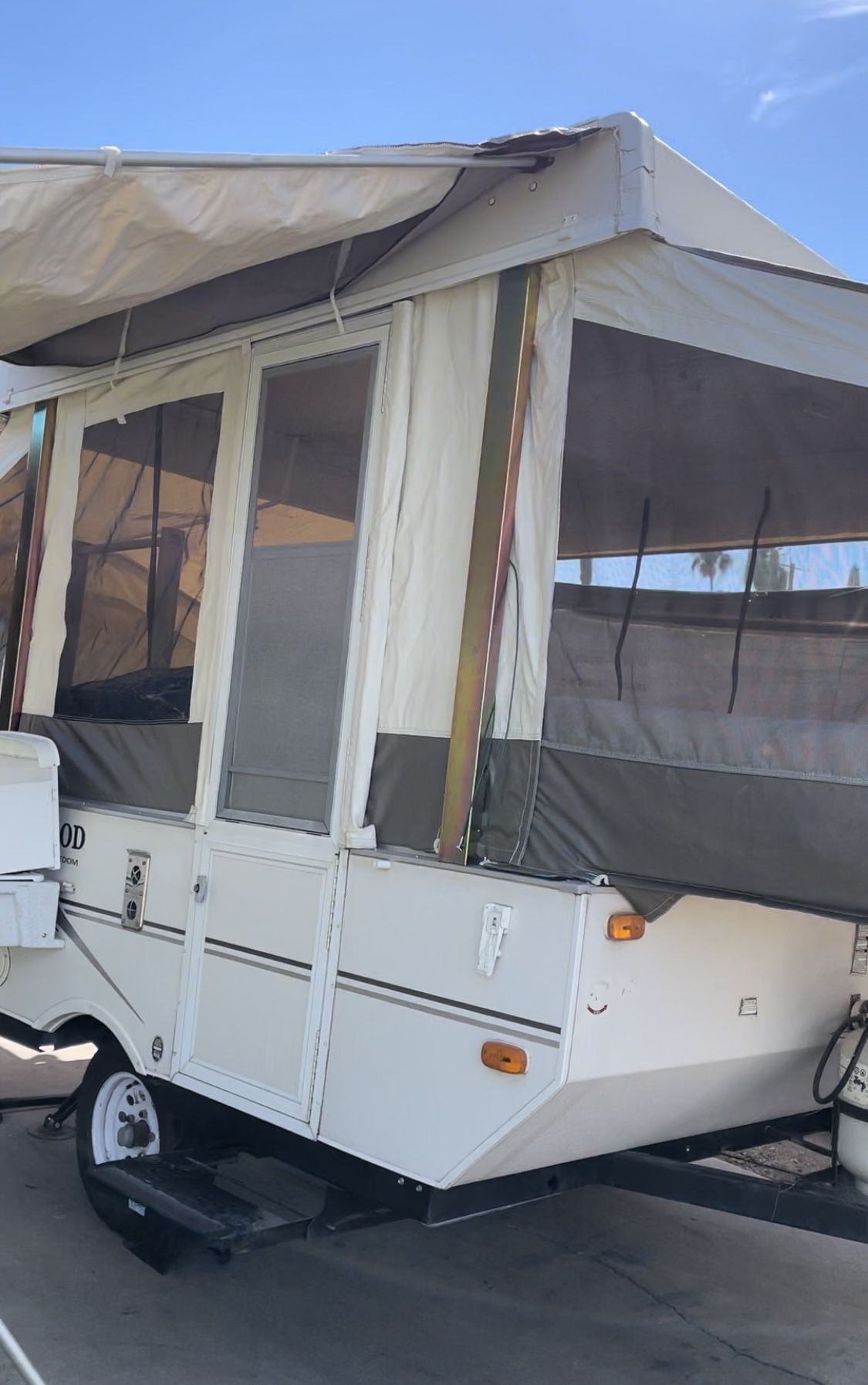 2009 Rockwood Pull pop-up camper tent for Sale in Phoenix, AZ - OfferUp