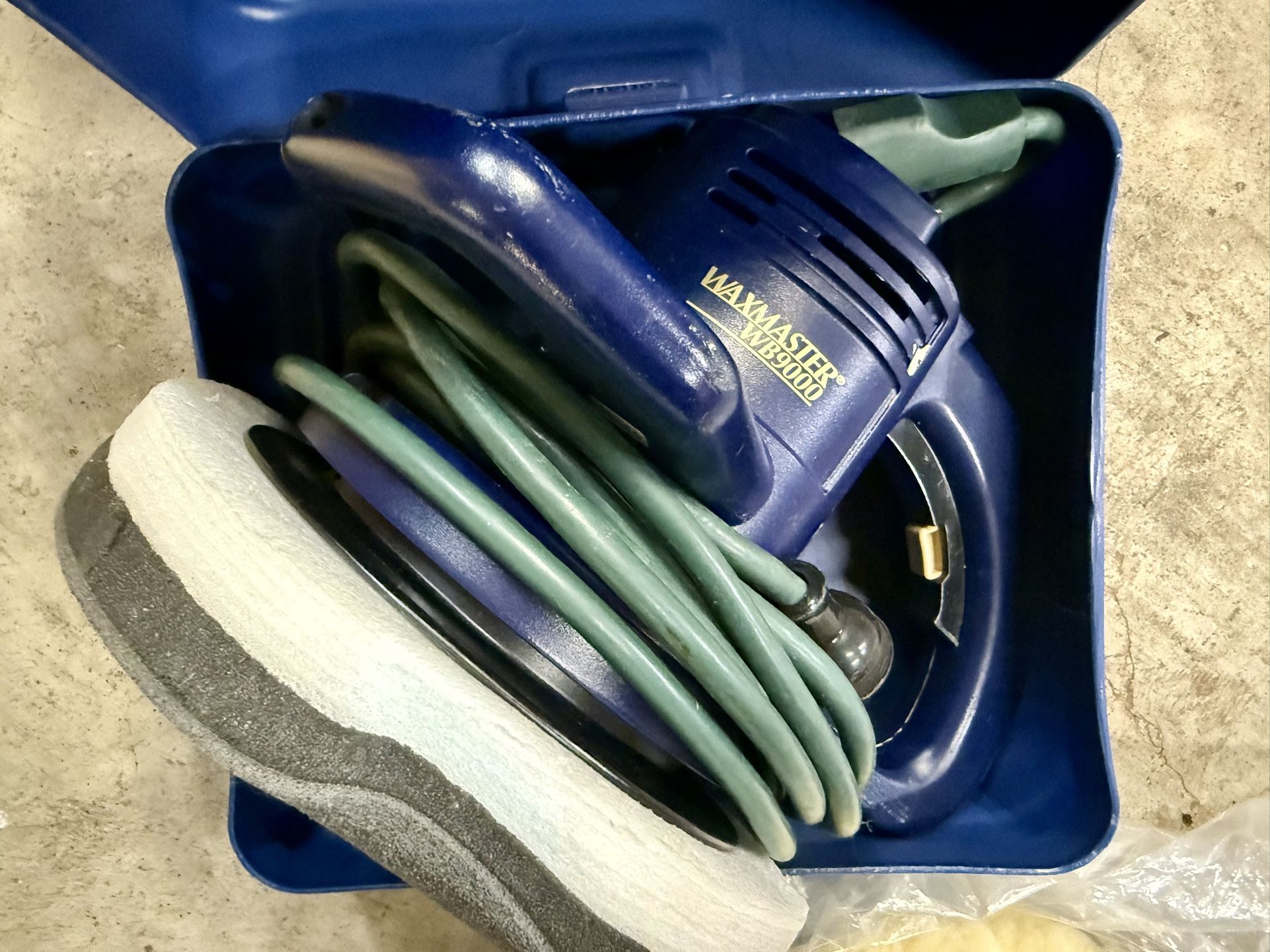 Waxmaster 9” Orbital Rotating Polisher/Buffer w/Hard Case for Sale in ...