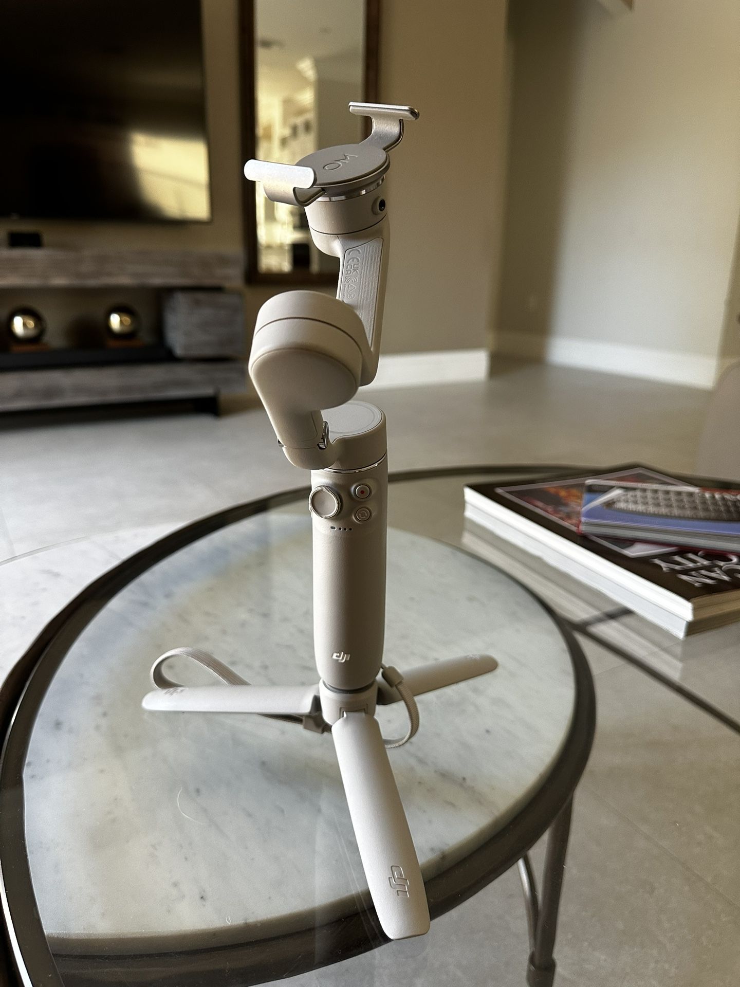 DJI OM5 Handheld Smartphone Gimbal, Grey for Sale in Hialeah Gardens ...