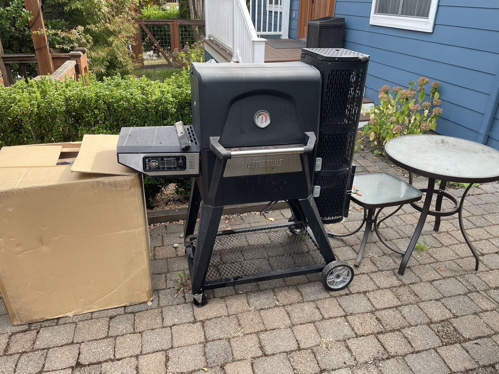 (Free) Masterbuilt Gravity Series for Sale in Shoreline, WA - OfferUp