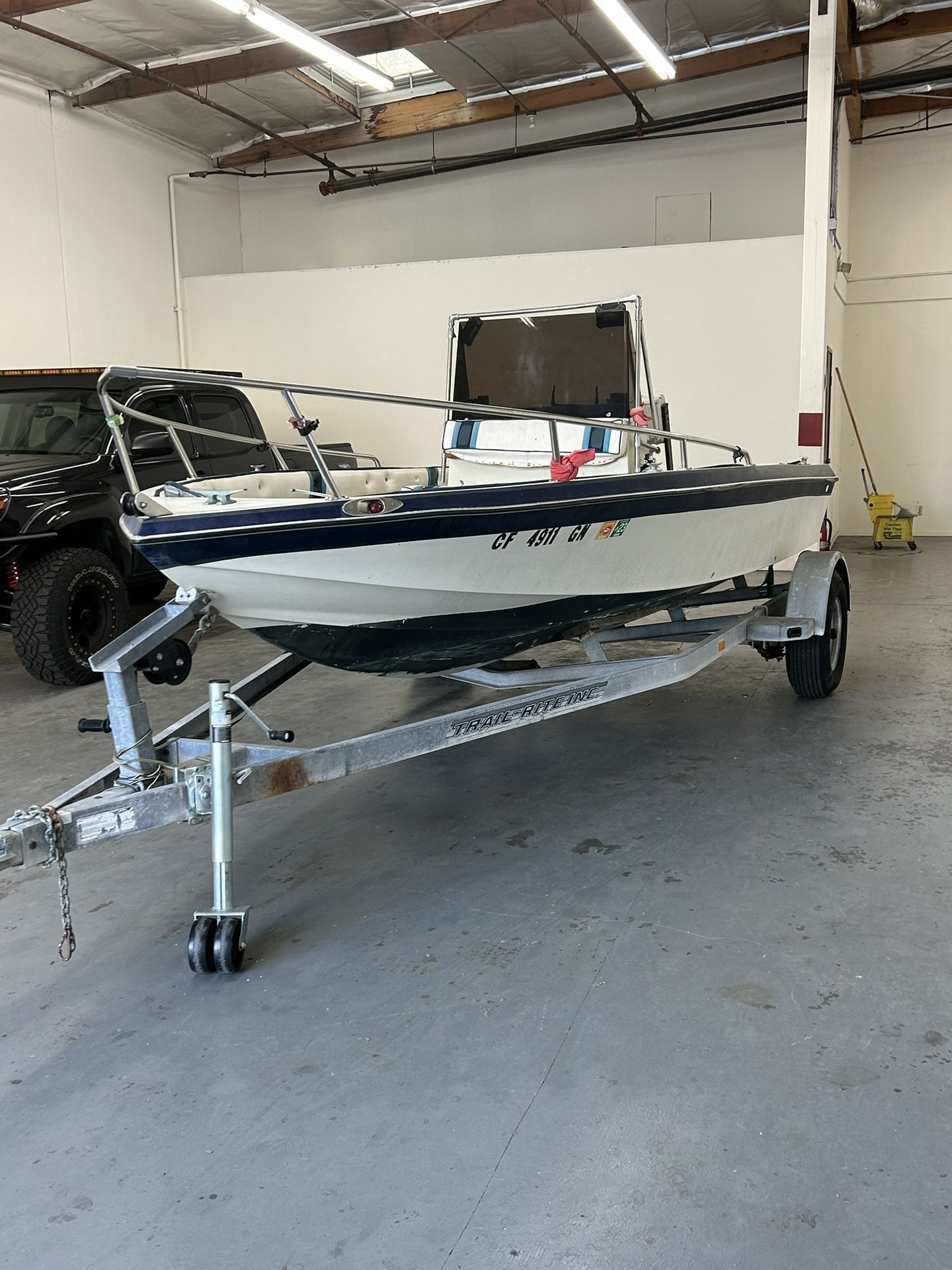 17ft Center Console for Sale in Garden Grove, CA - OfferUp