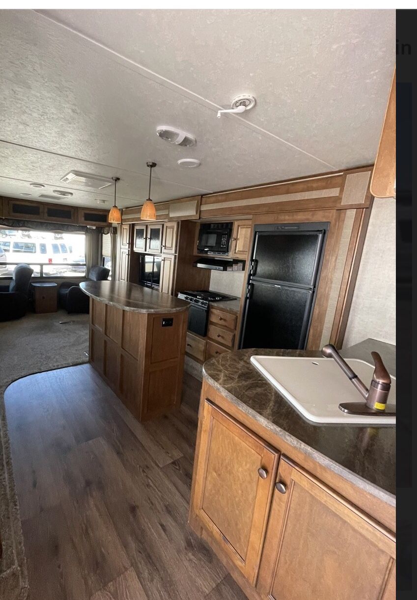 2014 Keystone Sprinter Limited 331RLS for Sale in Mesa, AZ - OfferUp