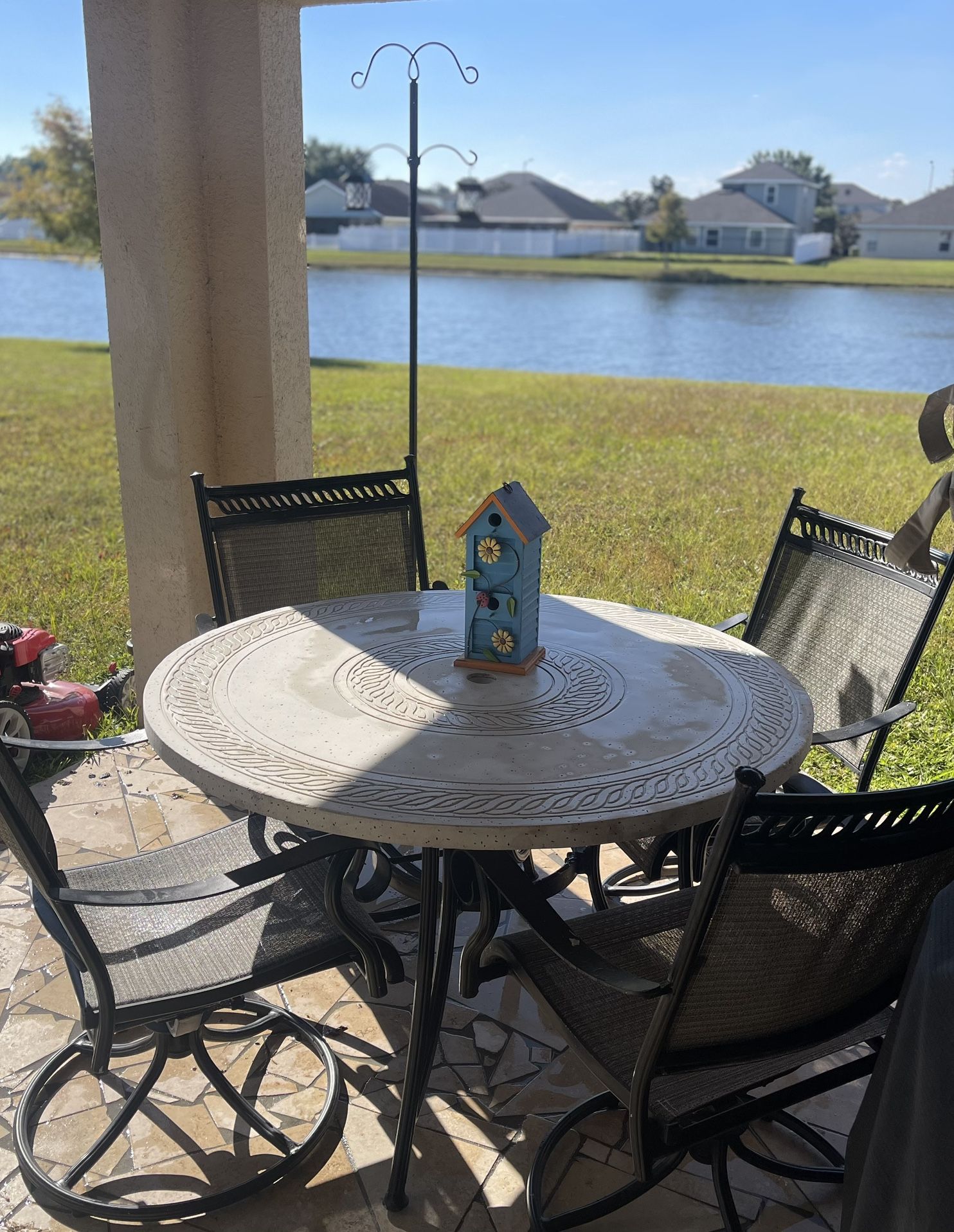 White Stone Outdoor Set for Sale in Kissimmee, FL - OfferUp