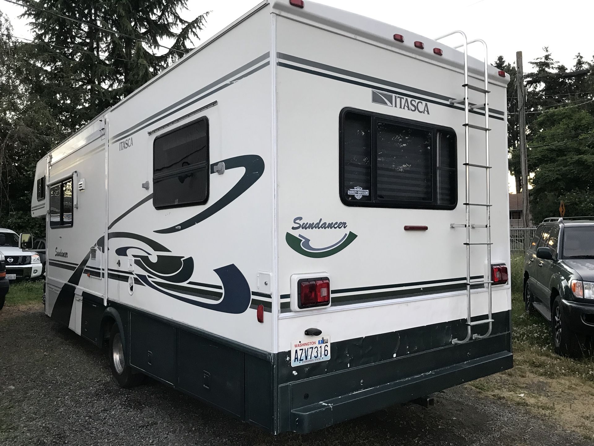 2000 Ford E450 Sundancer Motorhome v10 gasoline . Low 27,000 miles ...