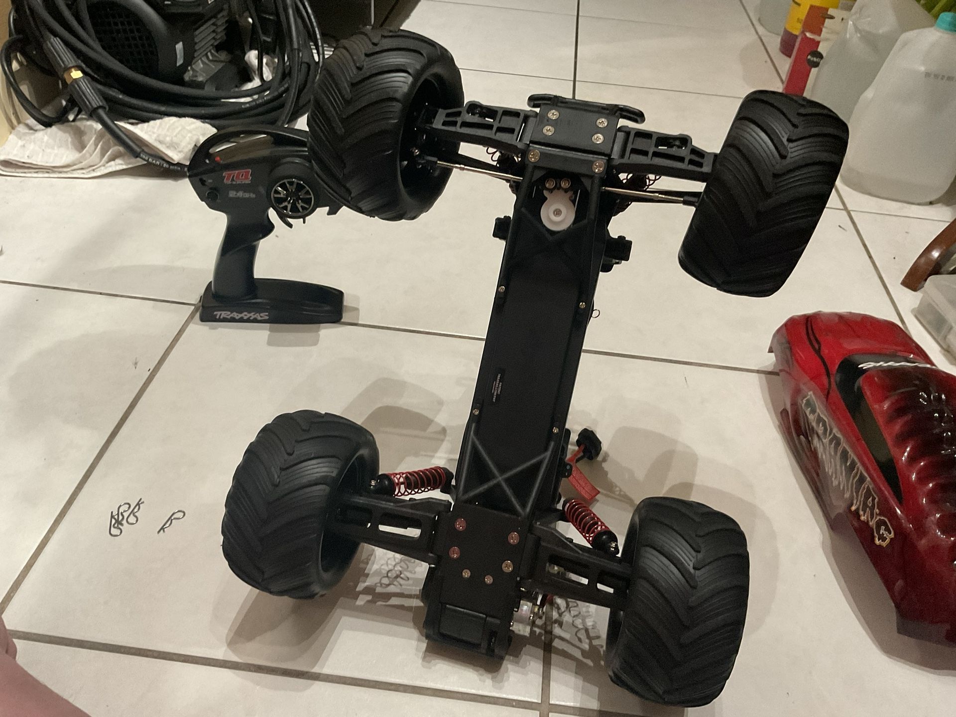 TRAXXAS CRANIAC 2wd Monster Truck 1/10 Scale Like New Cond for Sale in ...