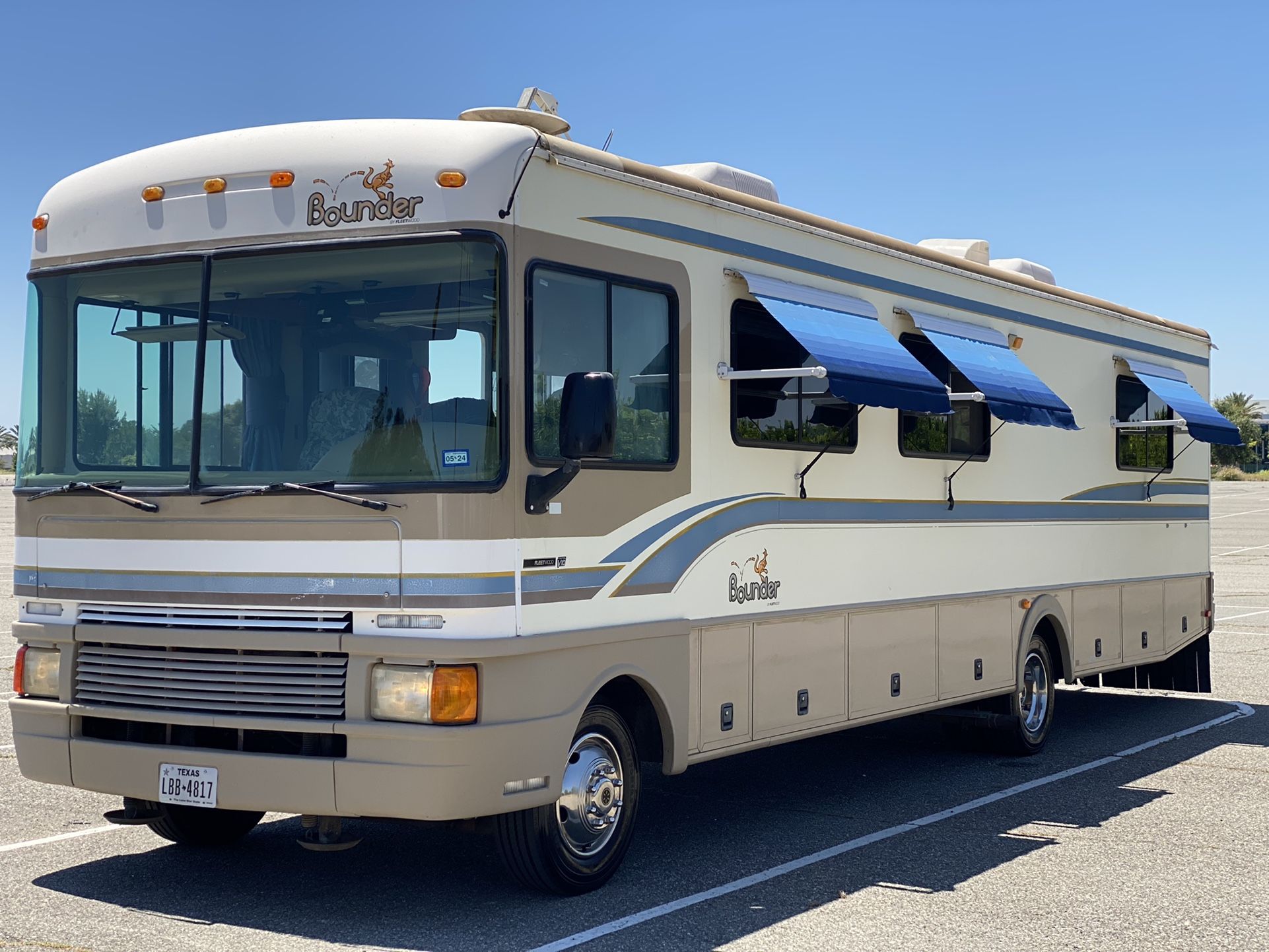 1999 Ford Fleetwood Bounder for Sale in Irvine, CA - OfferUp