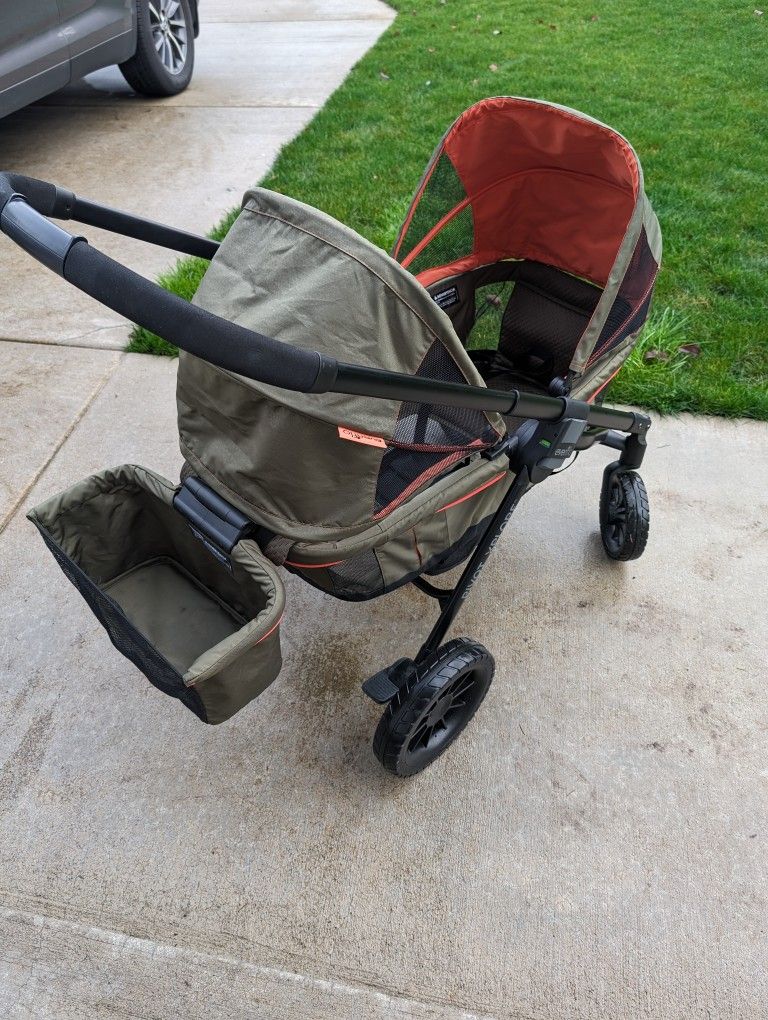 Evenflo Pivot Explore Wagon for Sale in La Center, WA - OfferUp
