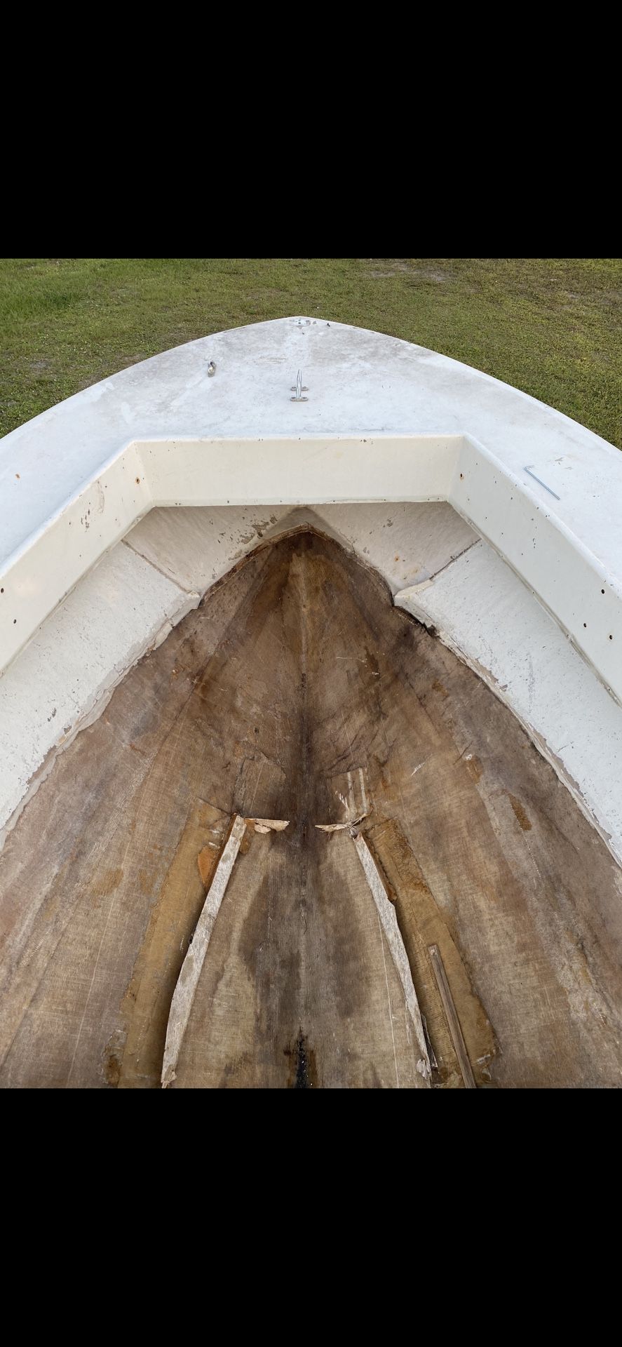 21 Ft Michael Fitz High V Hull w/ New Gas Tank. for Sale in Delray ...