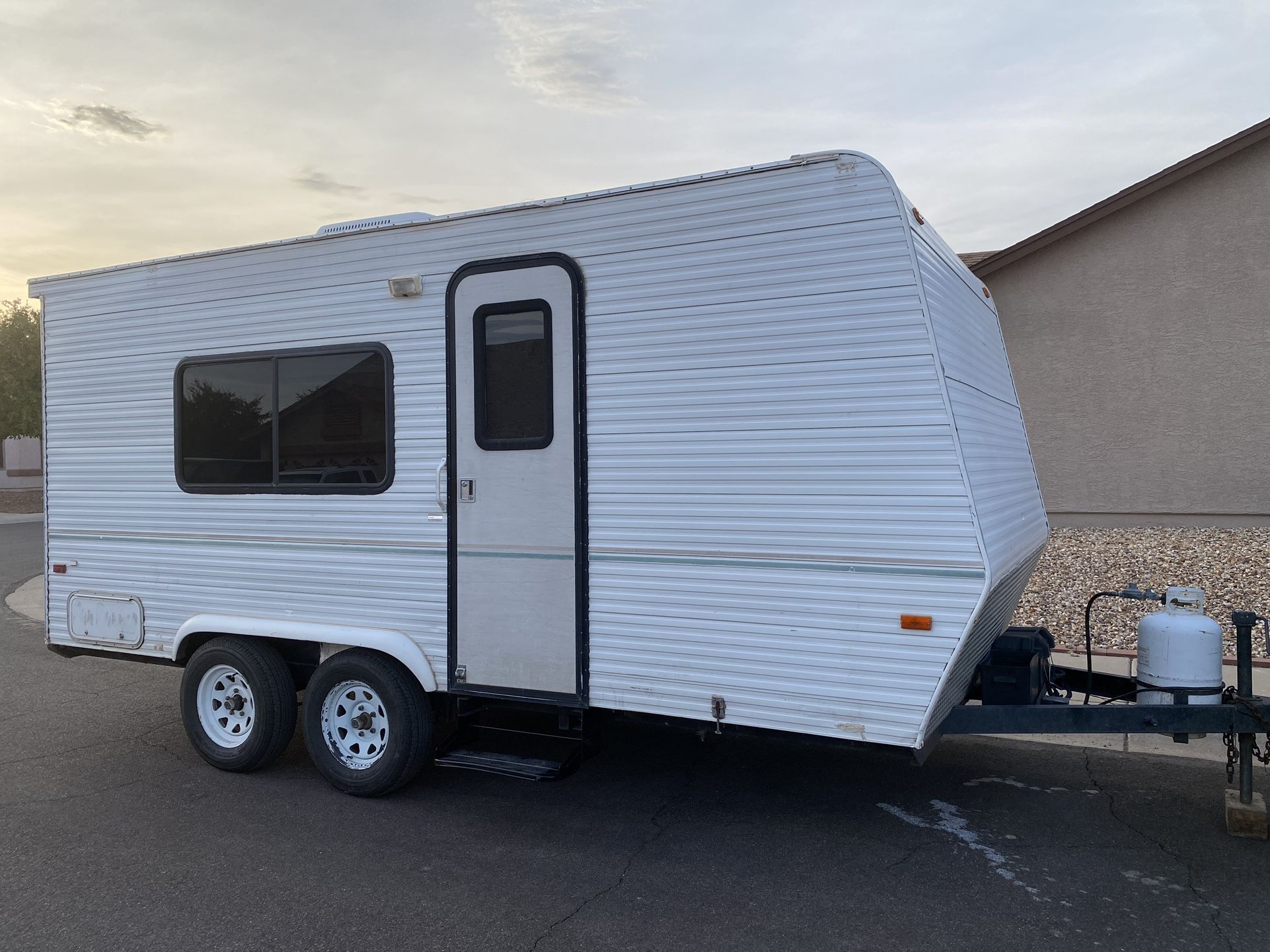 2000 Carson Fun Runner 16ft Toy Hauler, 1/2 Ton Towable Camper Trailer ...