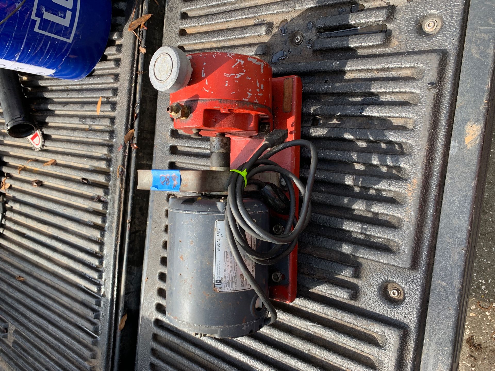 Blue Point Vacuum pump for Sale in Lutz, FL - OfferUp
