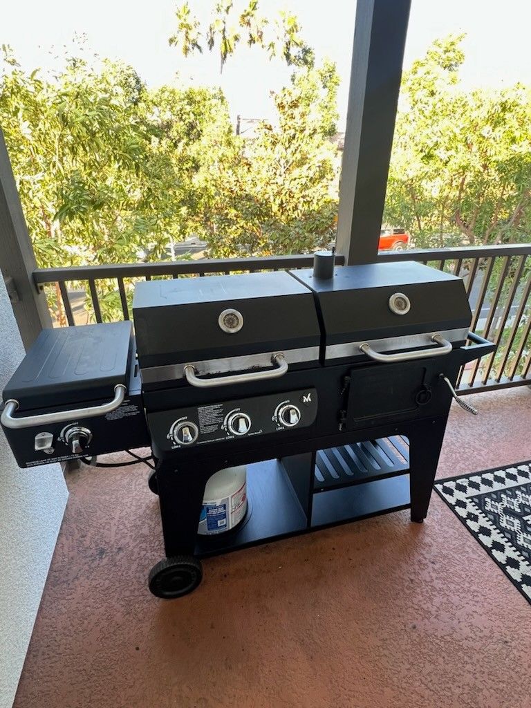 MEMBER'S MARK BBQ (Propane) And Smoker for Sale in Redlands, CA - OfferUp