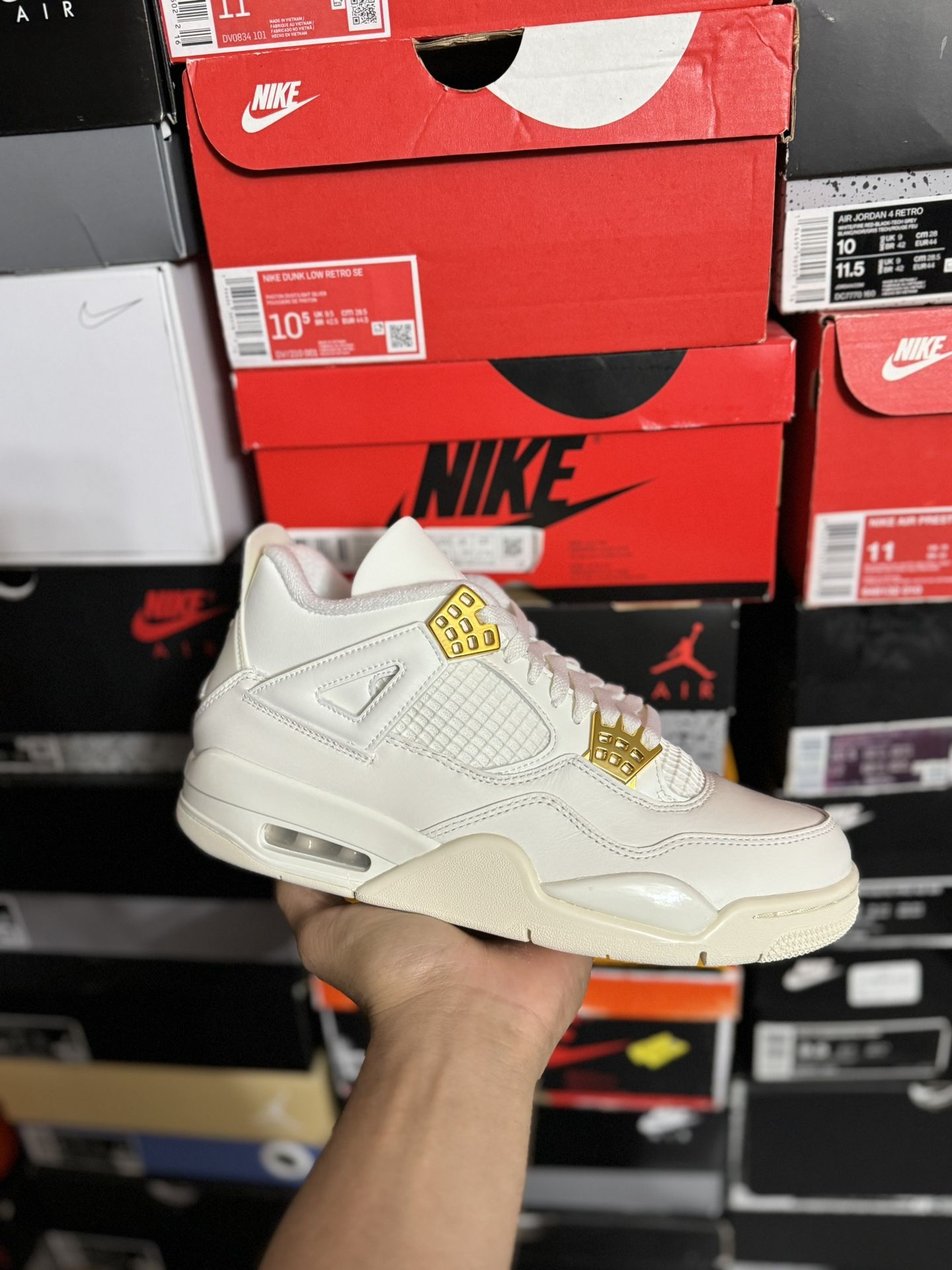 DS Jordan Metallic Gold 4s size 9.5W 8M for Sale in Los Rnchs Abq, NM ...